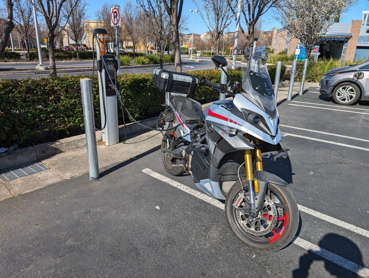Fallon Gateway - Starbucks | Dublin, CA | EV Station
