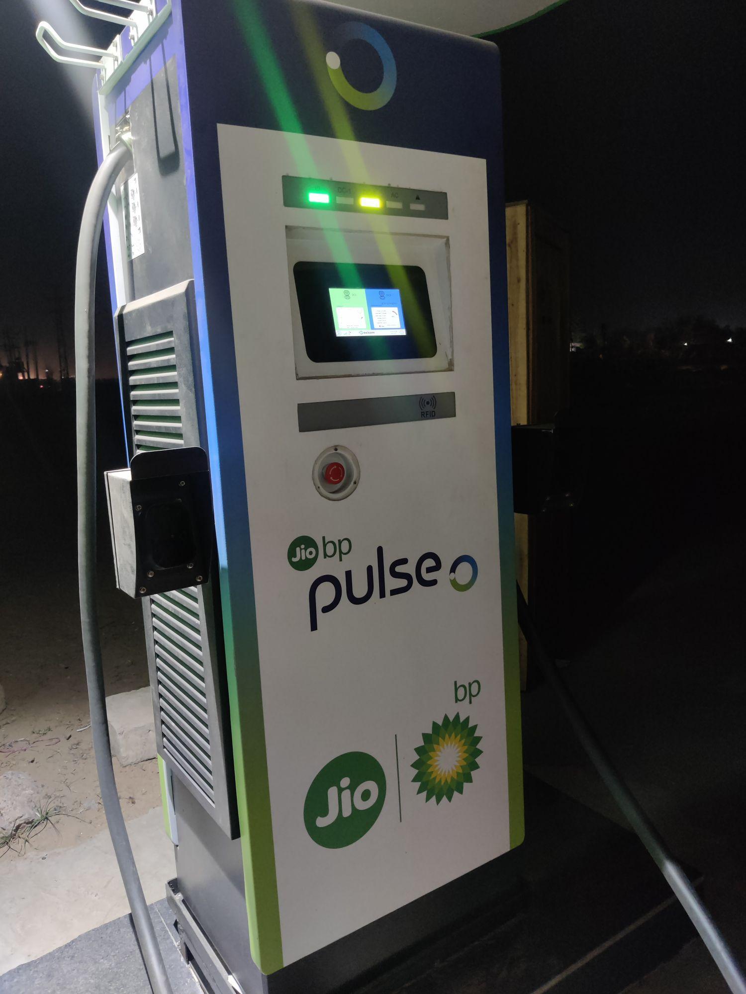 JIO Bp Mobility Station, LHS towards Delhi-Jaipur | Ladakawas, RJ | EV ...