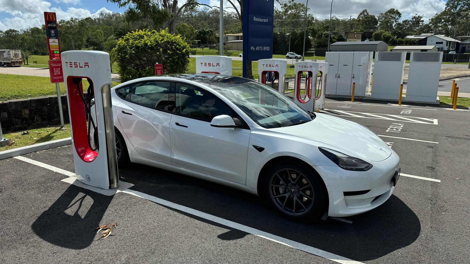 Comfort Hotel Parklands Calliope | Calliope, QLD | EV Station