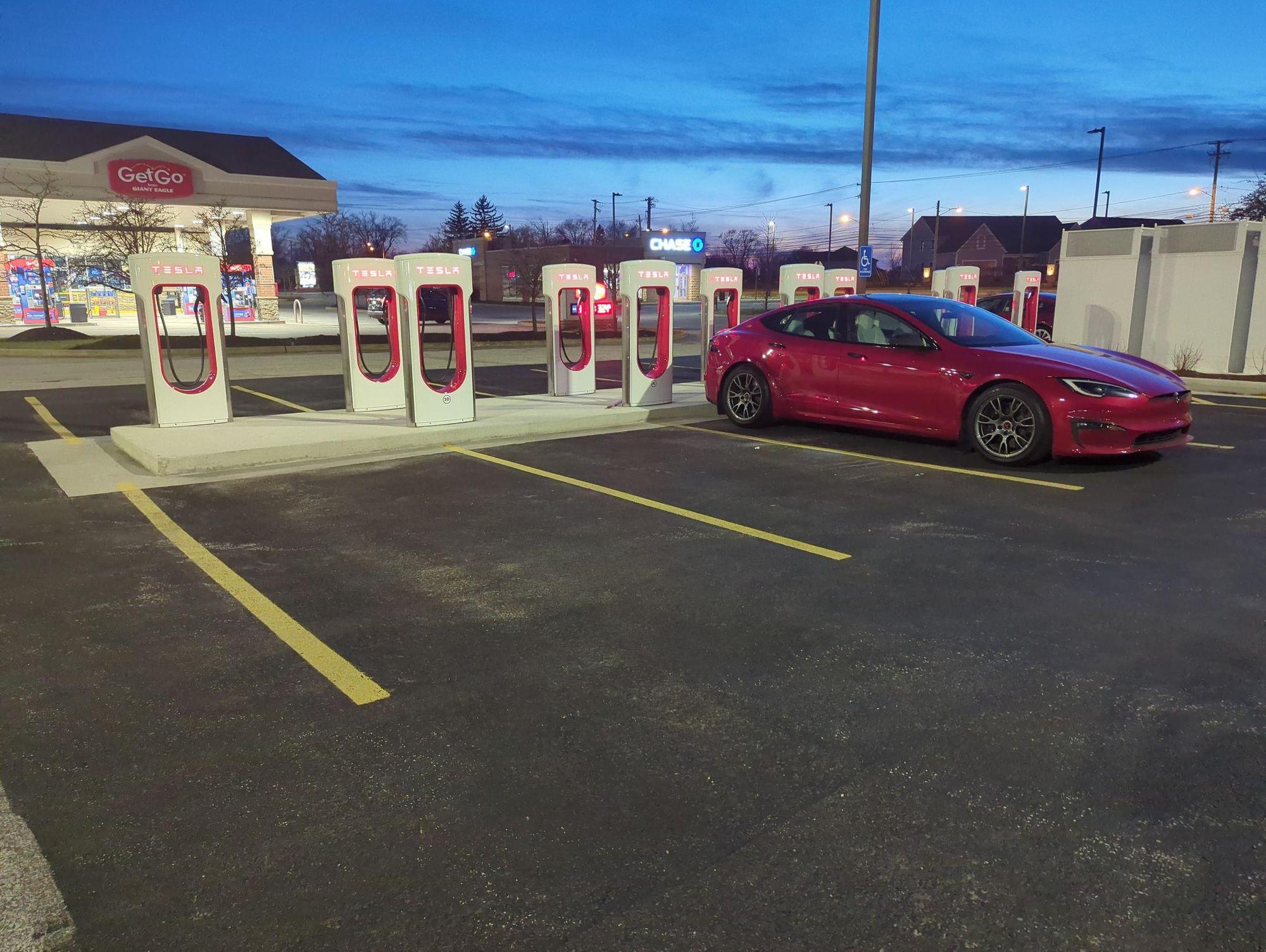 Shoregate Town Center | Willowick, OH | EV Station