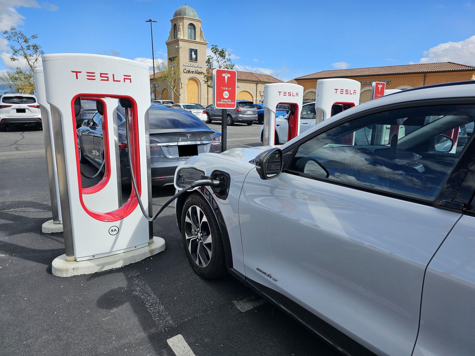 Outlets at Tejon | Arvin, CA | EV Station