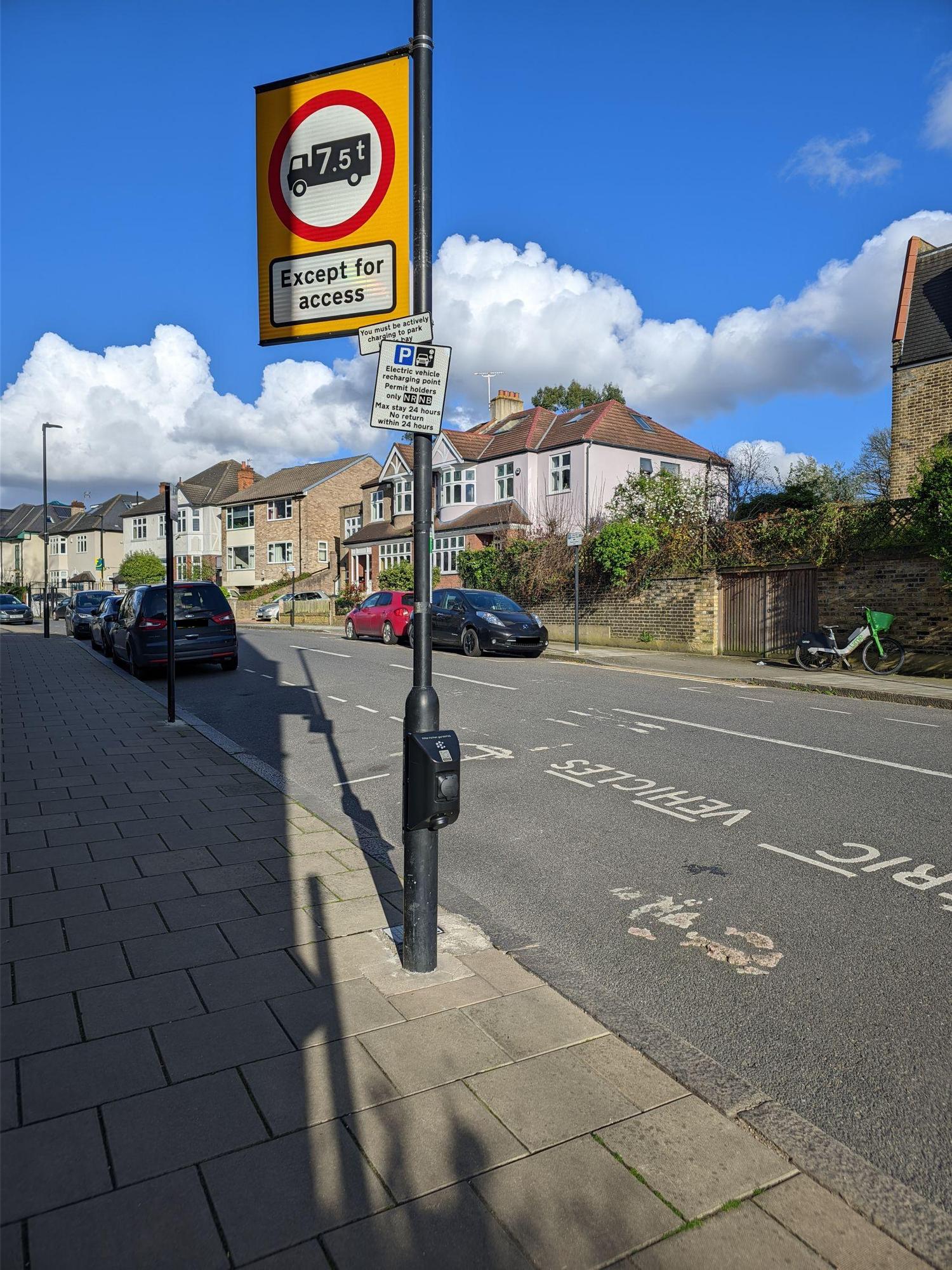 Ferndene Road, adjacent to 127 Herne Hill Road | 125 Herne Hill Rd ...