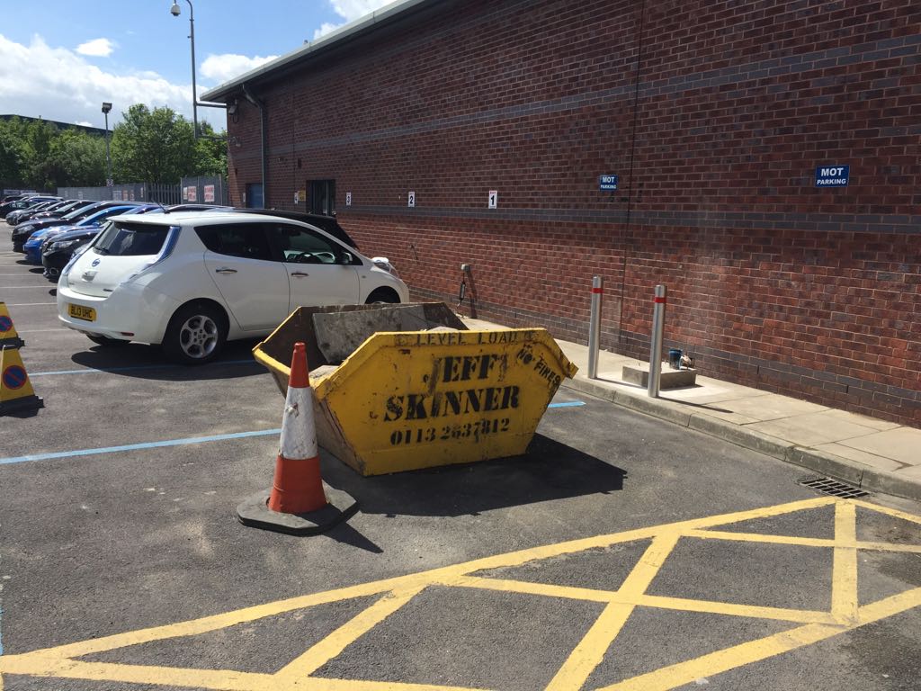 Lookers Nissan Leeds | Leeds, England | EV Station