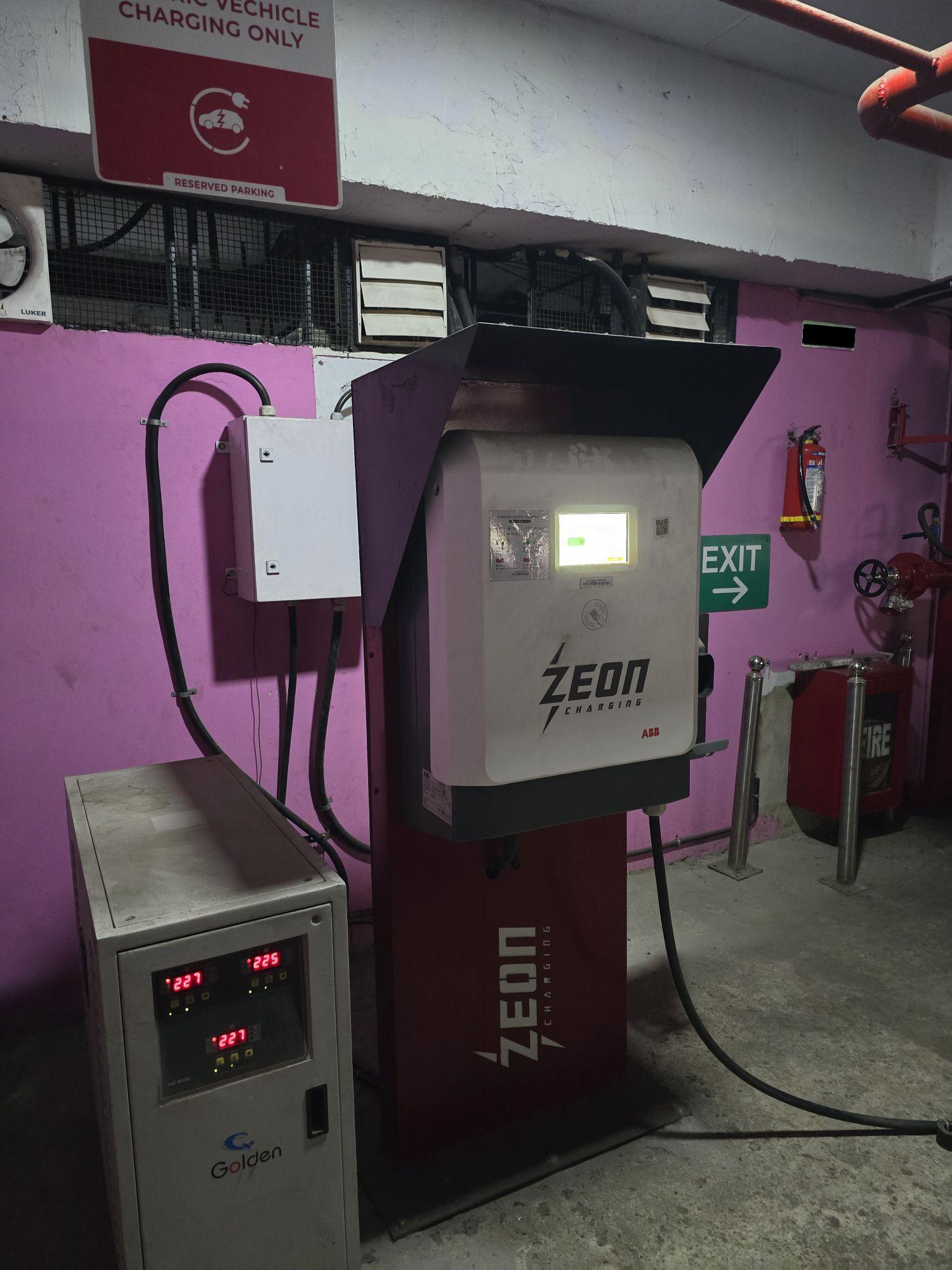 Emirates Mall | Edappal, KL | EV Station