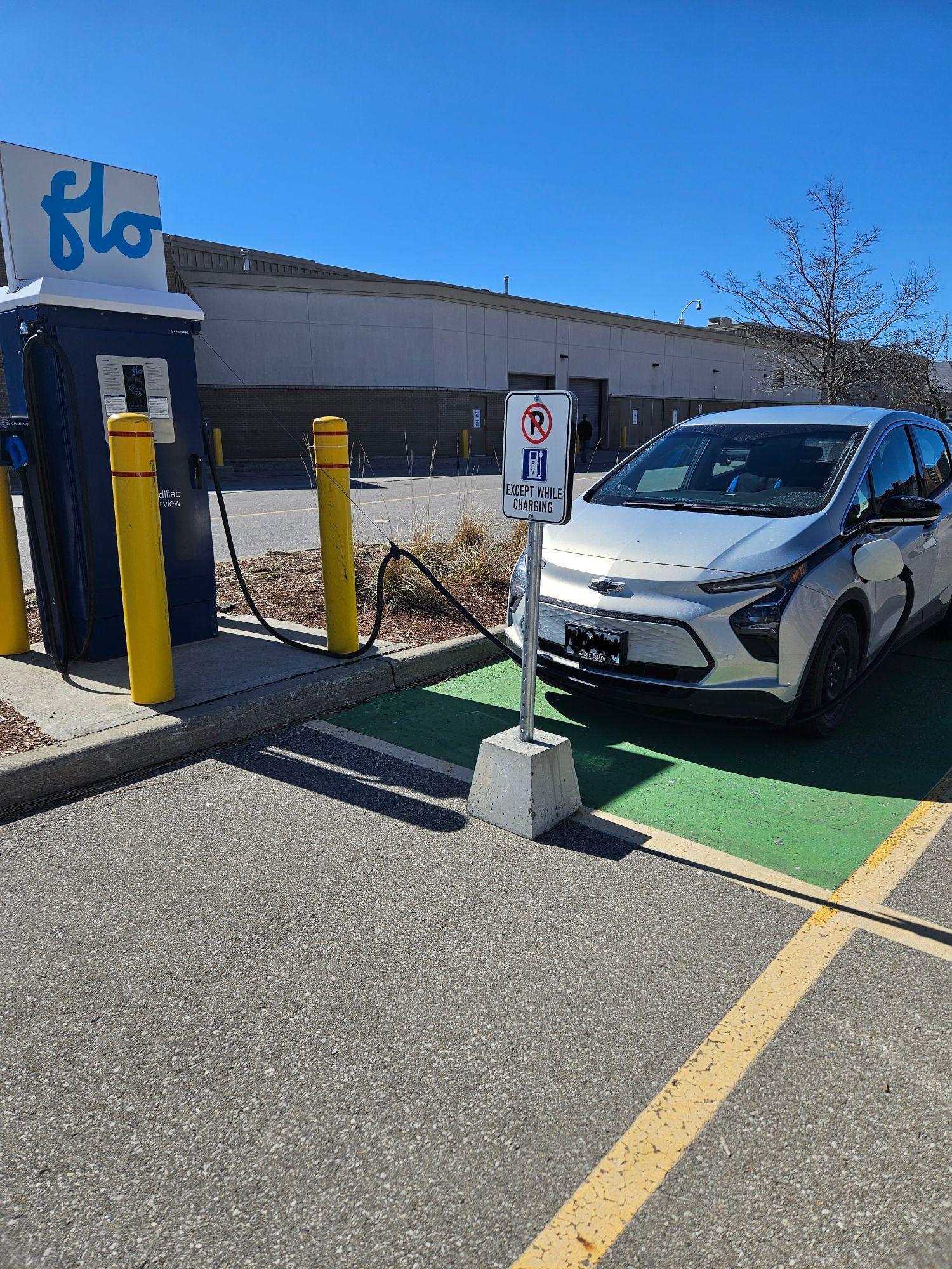 CF Fairview Park | Kitchener, ON | EV Station