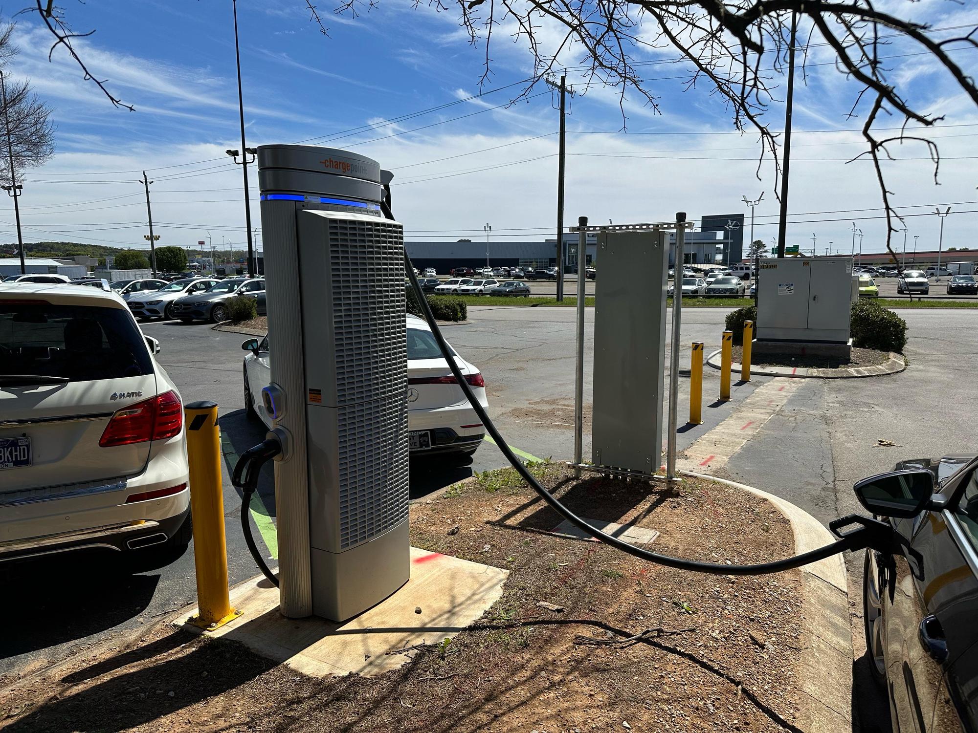 Mercedes-Benz at Long of Chattanooga | Chattanooga, TN | EV Station