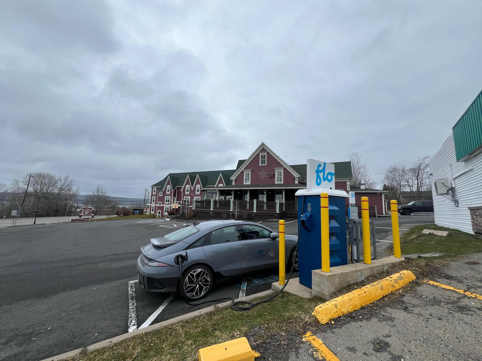 Baddeck Lynwood Inn | Baddeck, NS | EV Station
