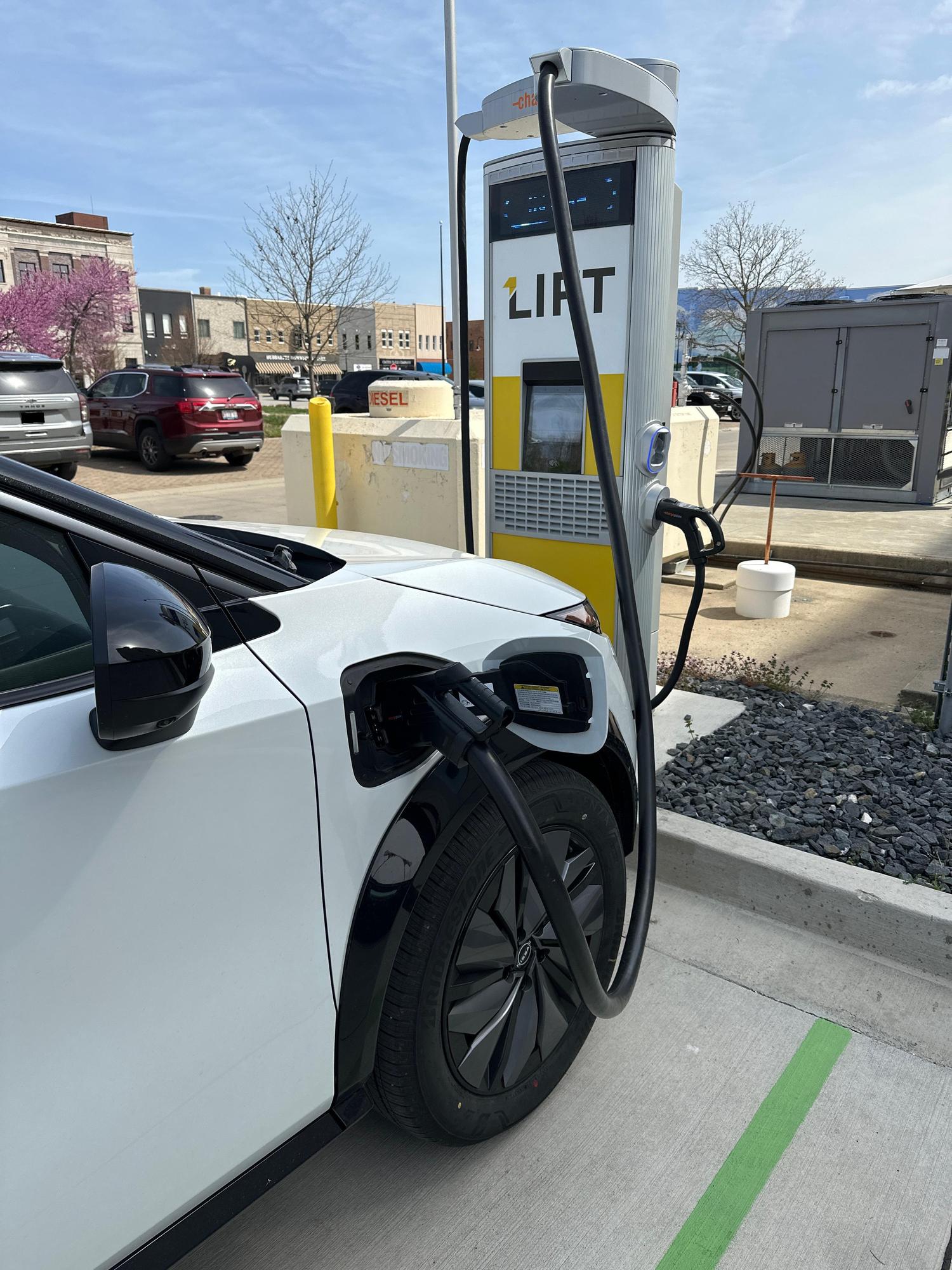 LIFT | Mattoon, IL | EV Station