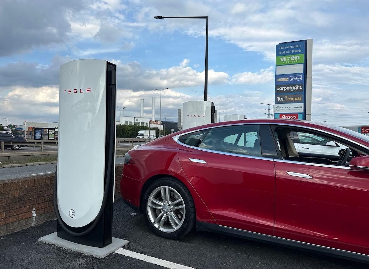 Tesla Centre Tottenham | Unit 3, ravenside retail park, London N18 3HA ...