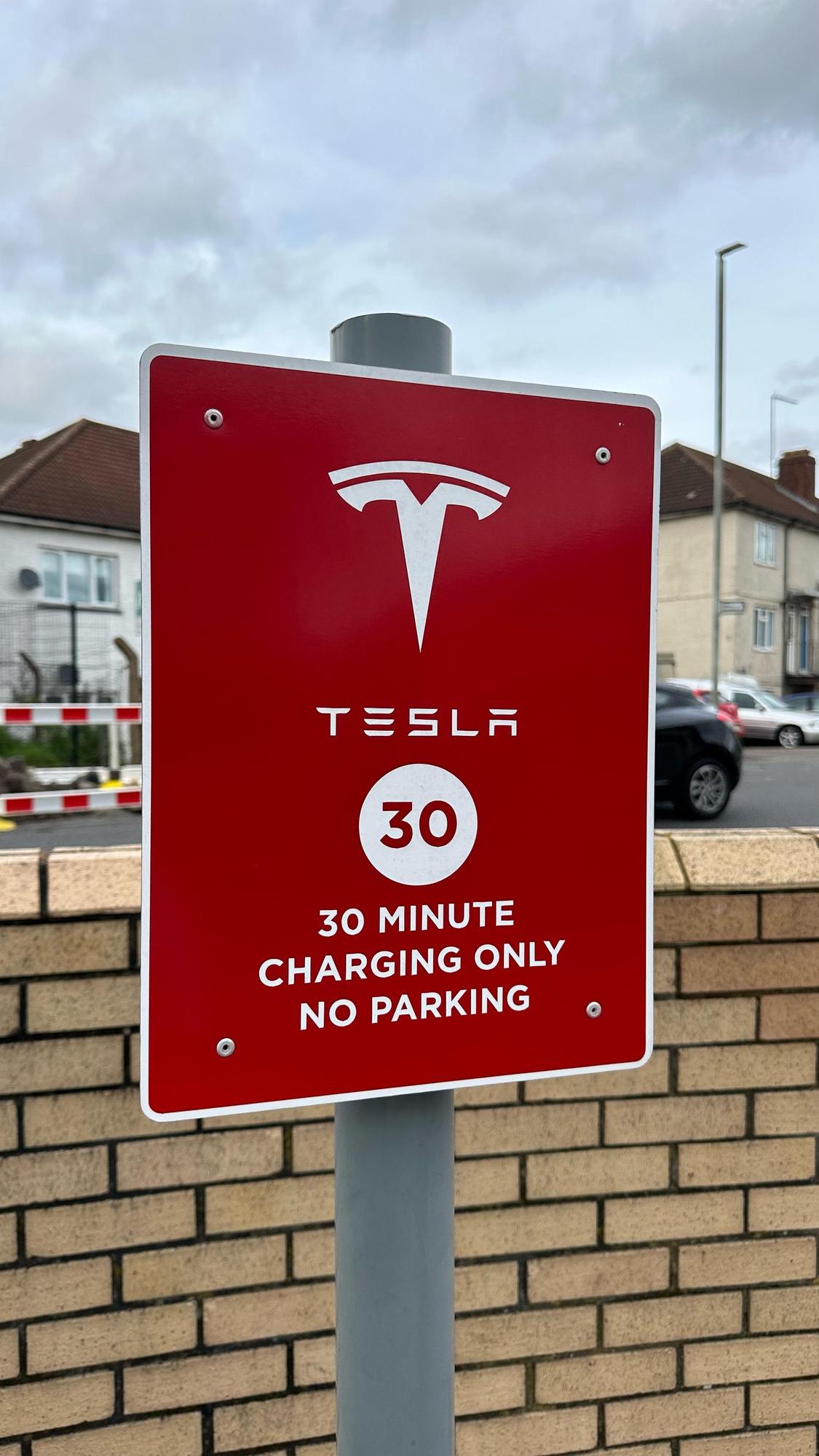 Tesla Centre Heathrow (1) | West Drayton, England | EV Station