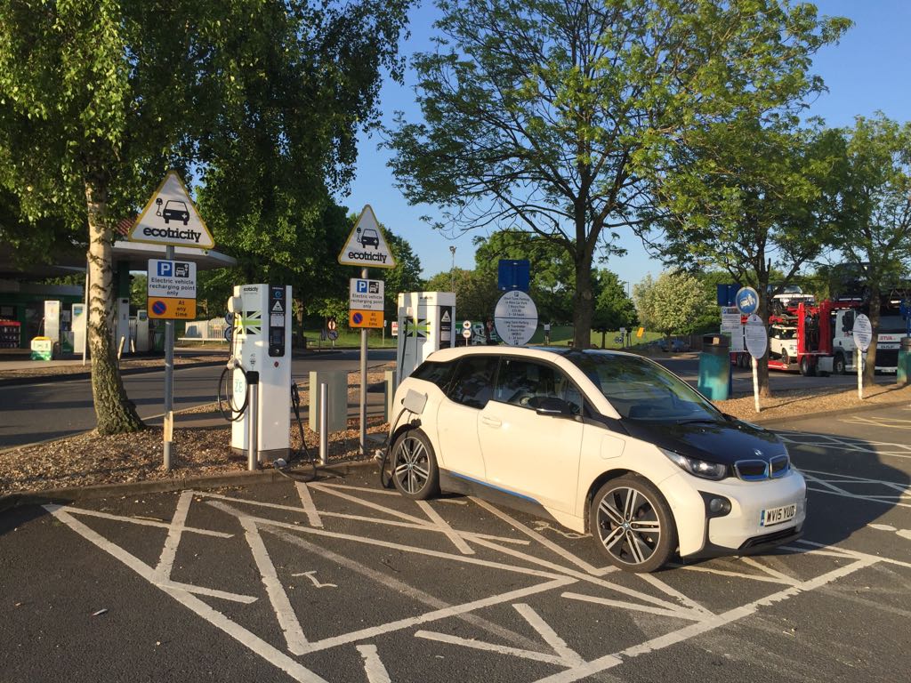 Chieveley Services M4/A34 | Moto Services, M4/A34 Motorway Jct 13 ...