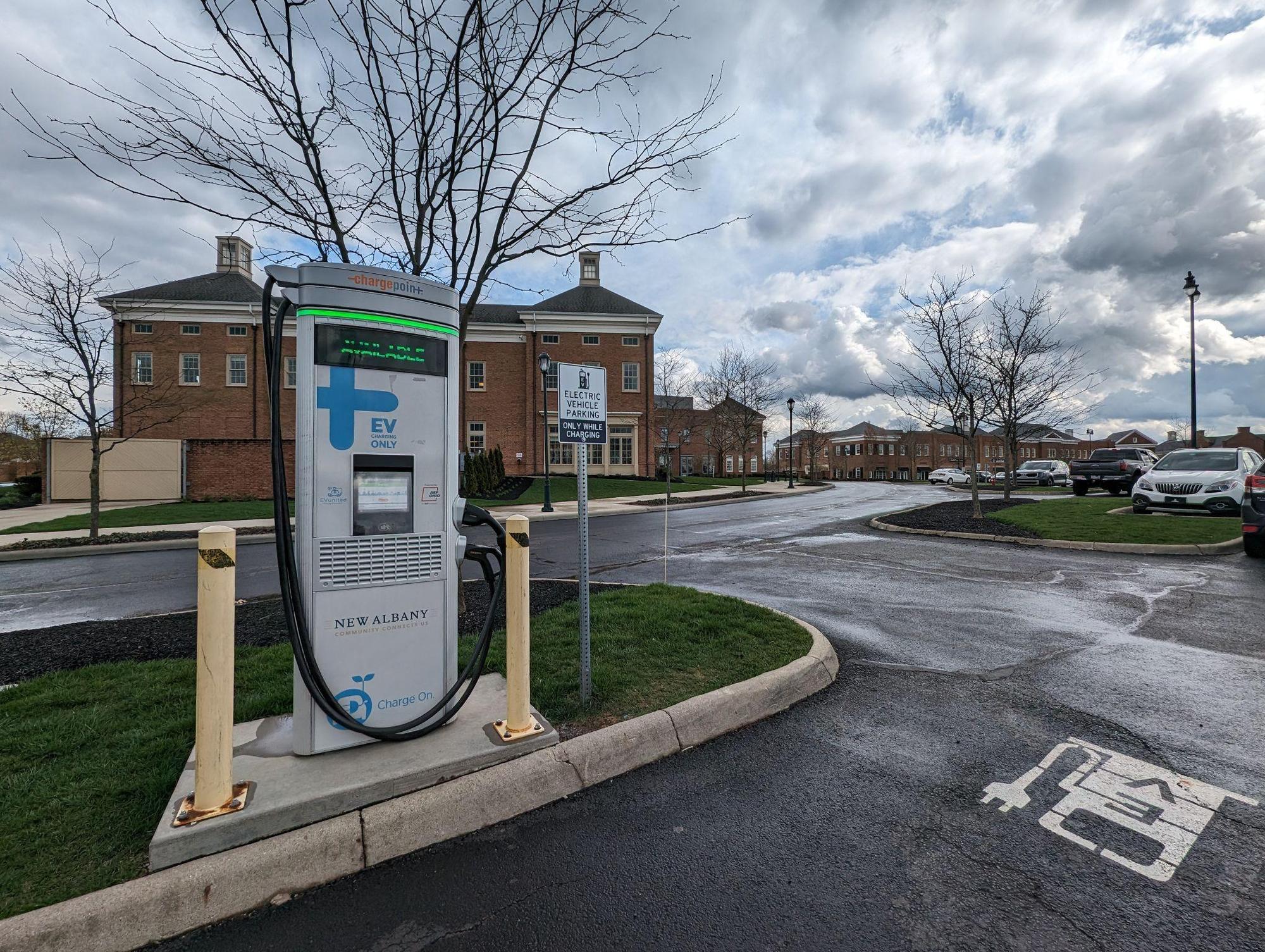 Philip Heit Center for Healthy New Albany | New Albany, OH | EV Station