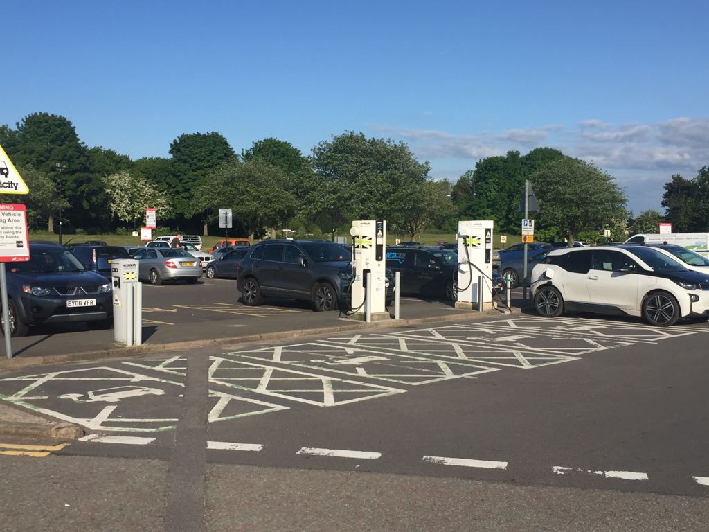 Membury Westbound Services M4 (1) | Lambourn Woodlands, England | EV ...
