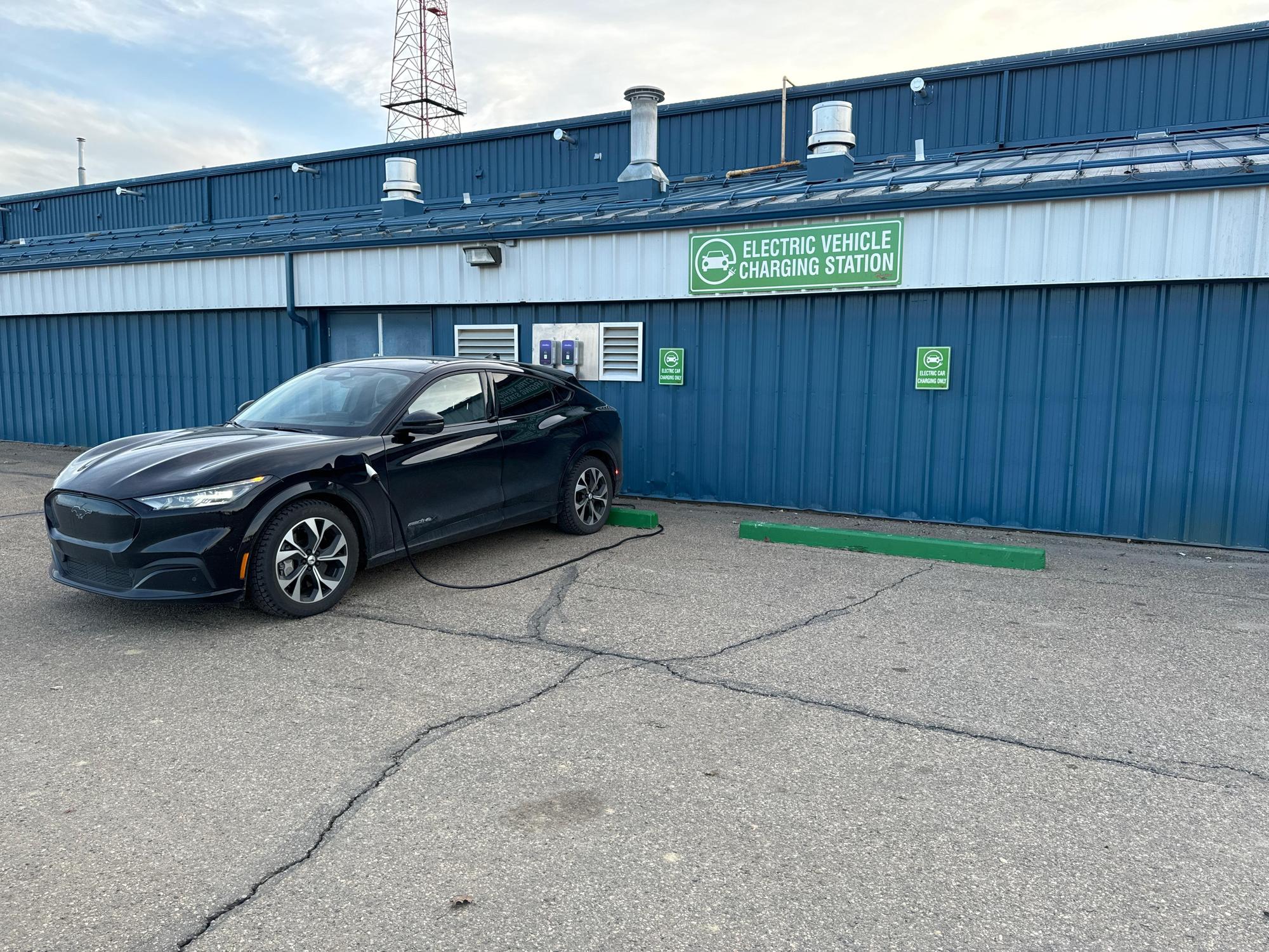 Pembina Place | Redwater, AB | EV Station