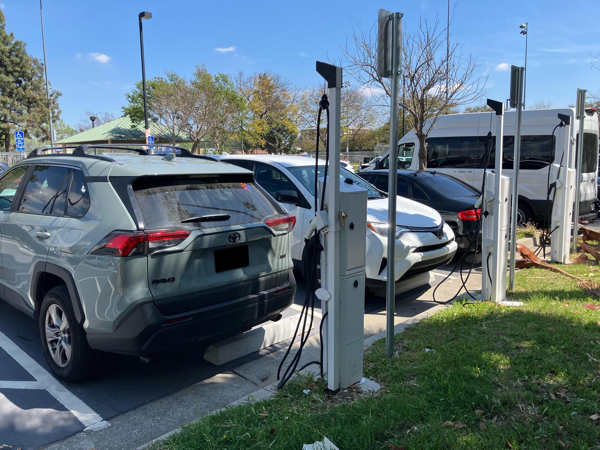 Pacific Community Center & Park | Glendale, CA | EV Station