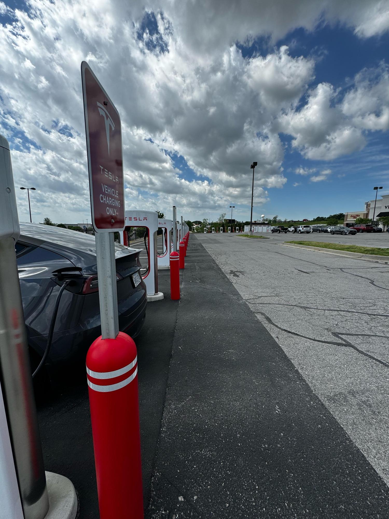 Tulsa Hills Shopping Center | Tulsa, OK | EV Station