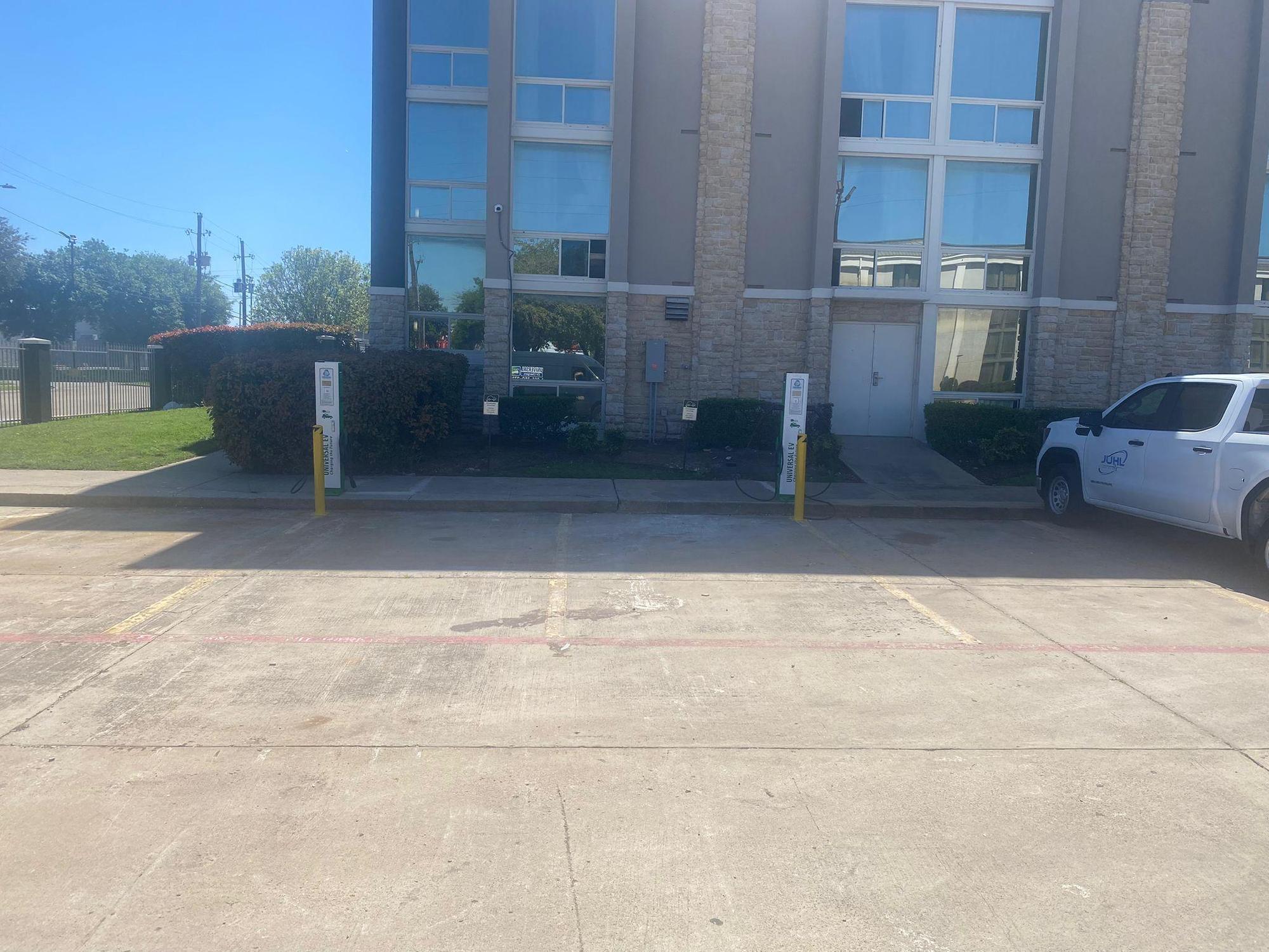 La Quinta Inn & Suites by Wyndham Dallas I-35 Walnut Hill Ln | Dallas ...