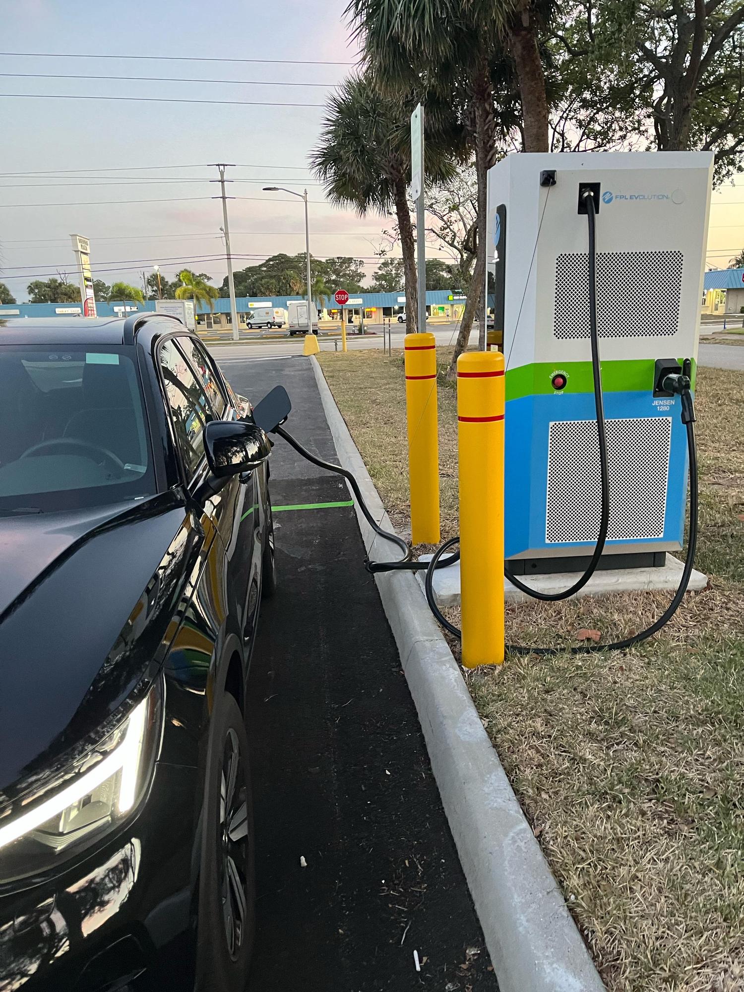 FPL EVolution Jensen Beach Fast Chargers | Jensen Beach, FL | EV Station