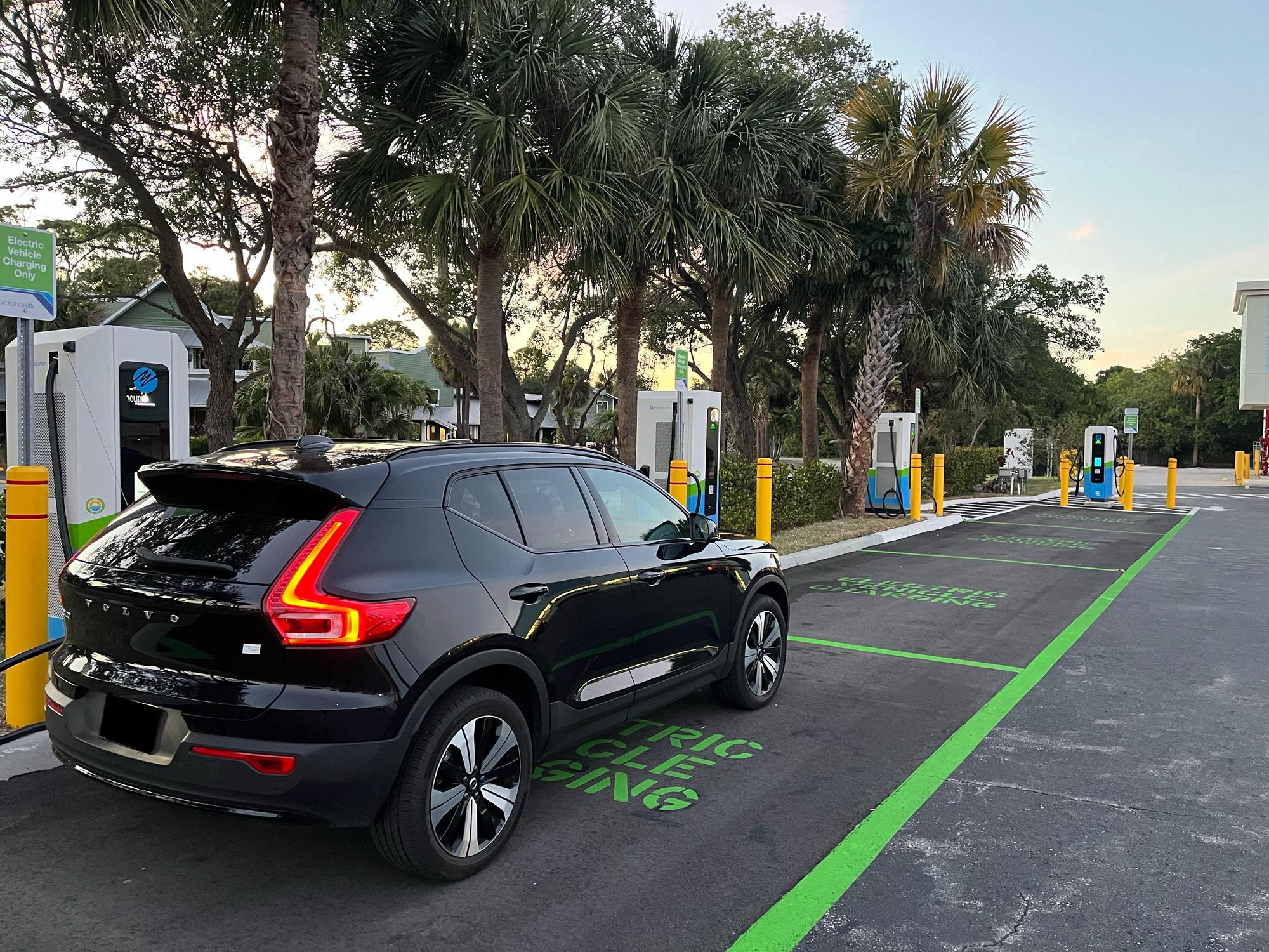 FPL EVolution Jensen Beach Fast Chargers | Jensen Beach, FL | EV Station