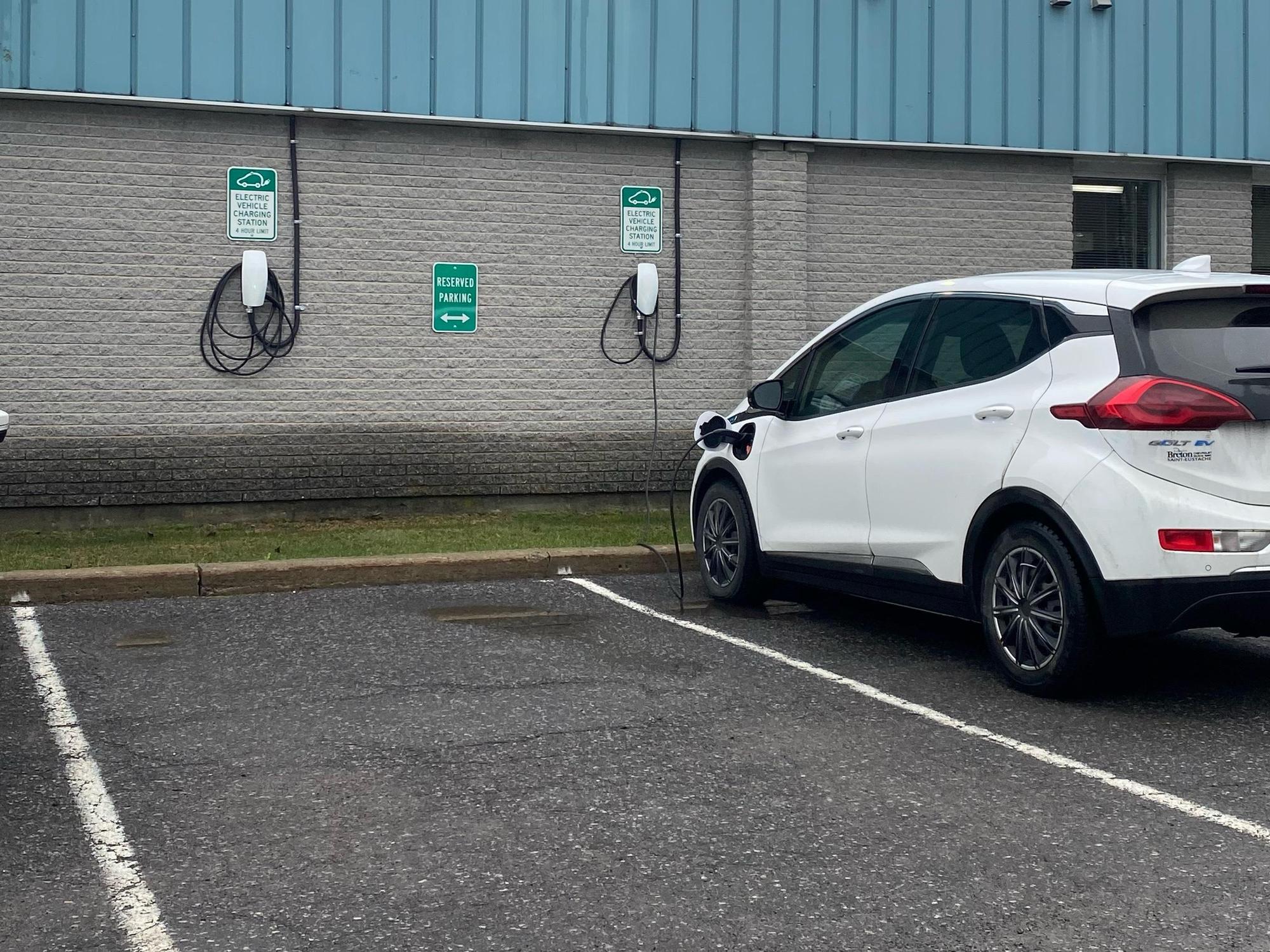 Noreast Electronics Co. | Hawkesbury, ON | EV Station