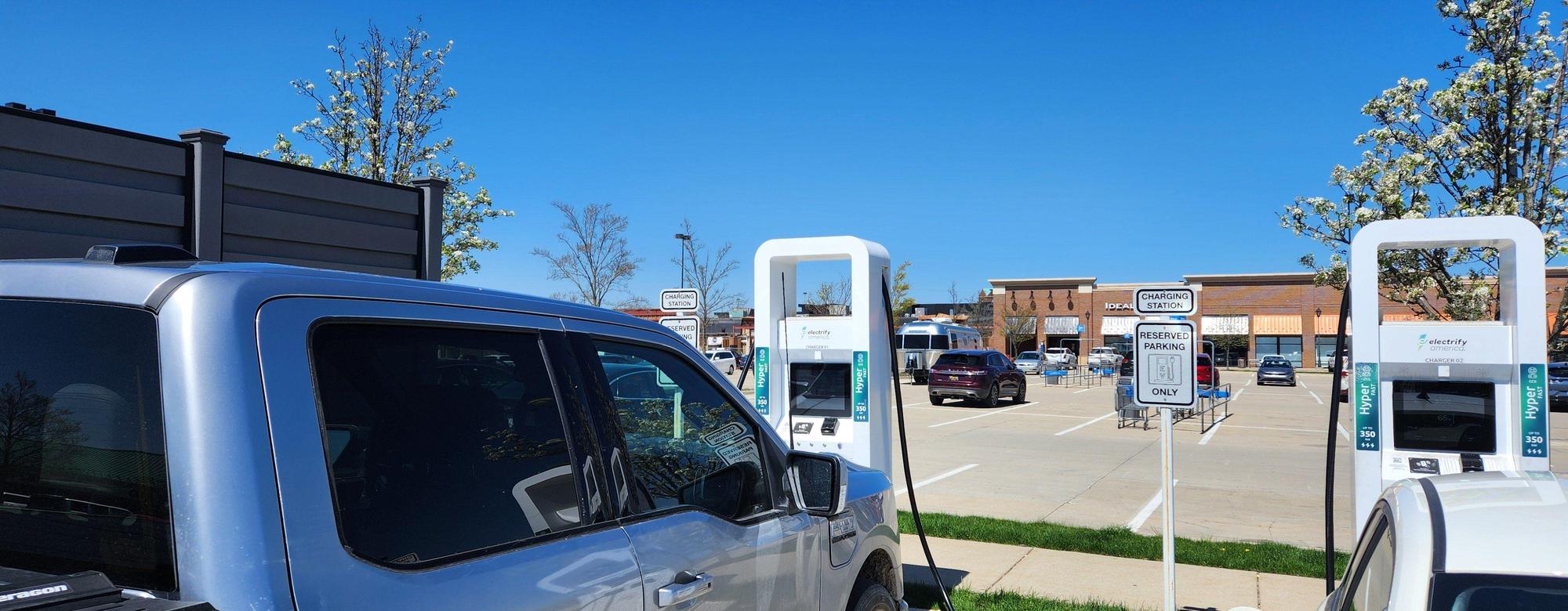 Walmart Supercenter | Novi, MI | EV Station