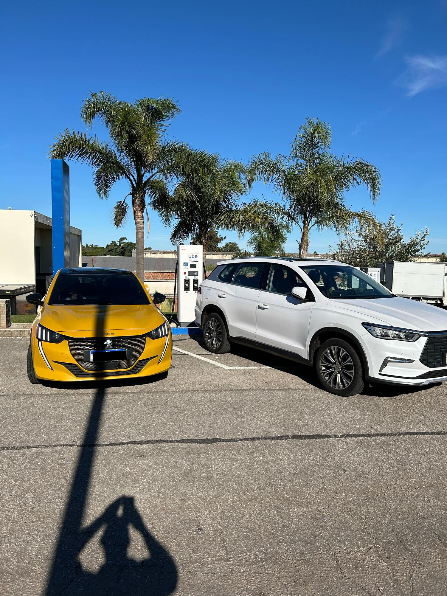 Colonia Shopping | Colonia del Sacramento, Colonia Department | EV Station