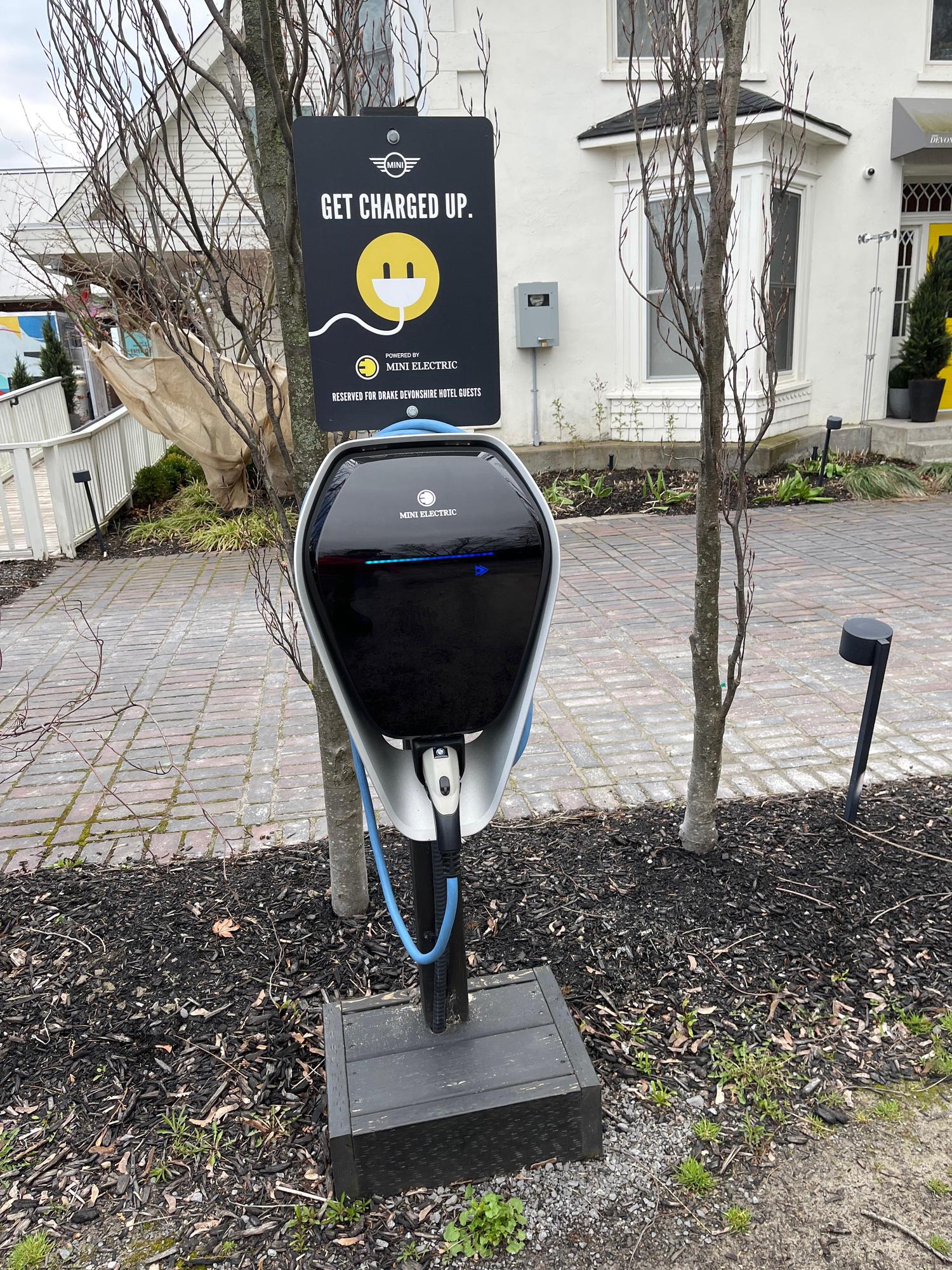 Drake Devonshire | Prince Edward, ON | EV Station