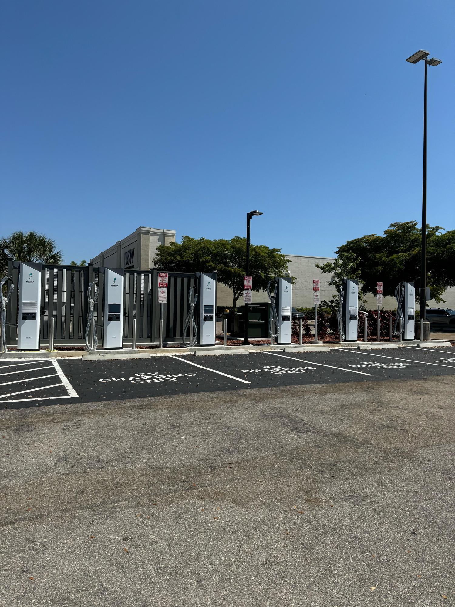 Market Square - Target | Fort Myers, FL | EV Station