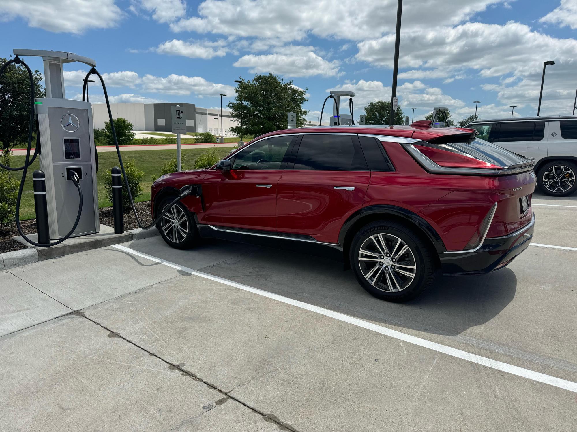 Buc-ee's Temple, TX | Mercedes-Benz High-Power Charging | Temple, TX ...