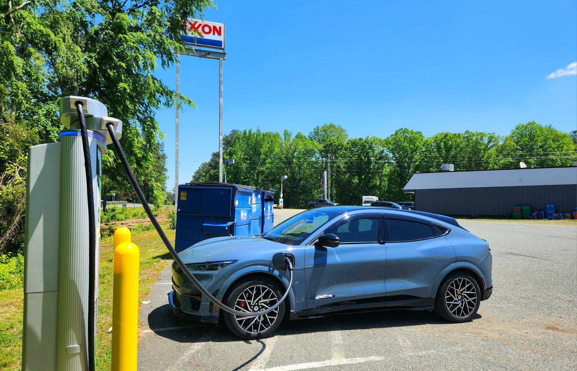 Jordan Dam Mini Mart Exxon | Moncure, NC | EV Station