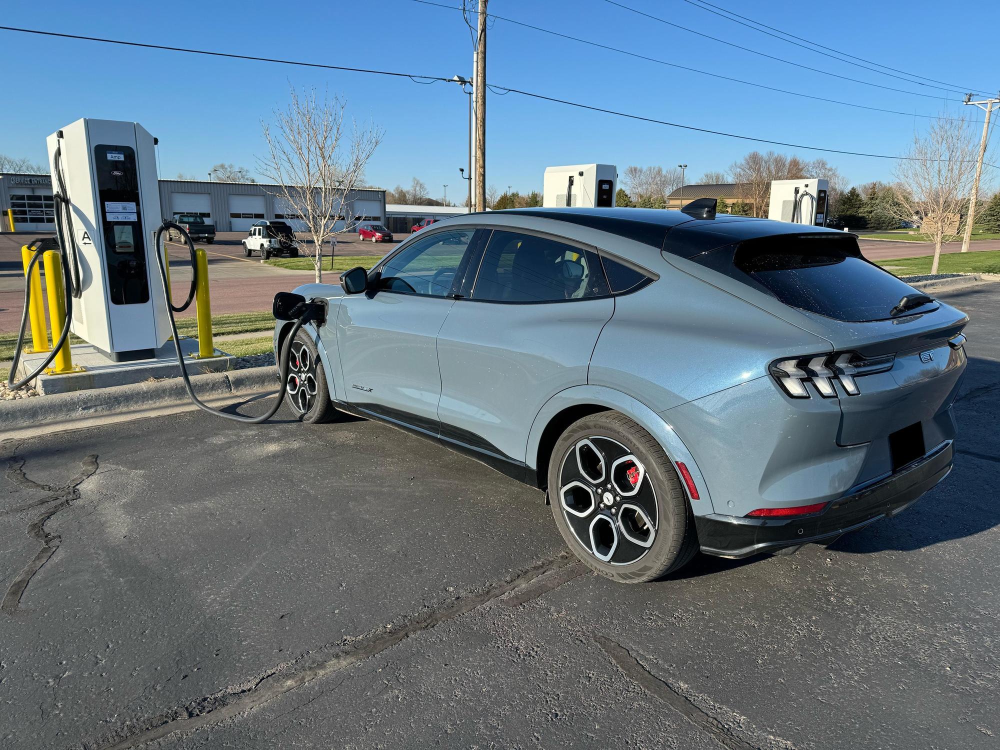 Vern Eide Ford | Mitchell, SD | EV Station
