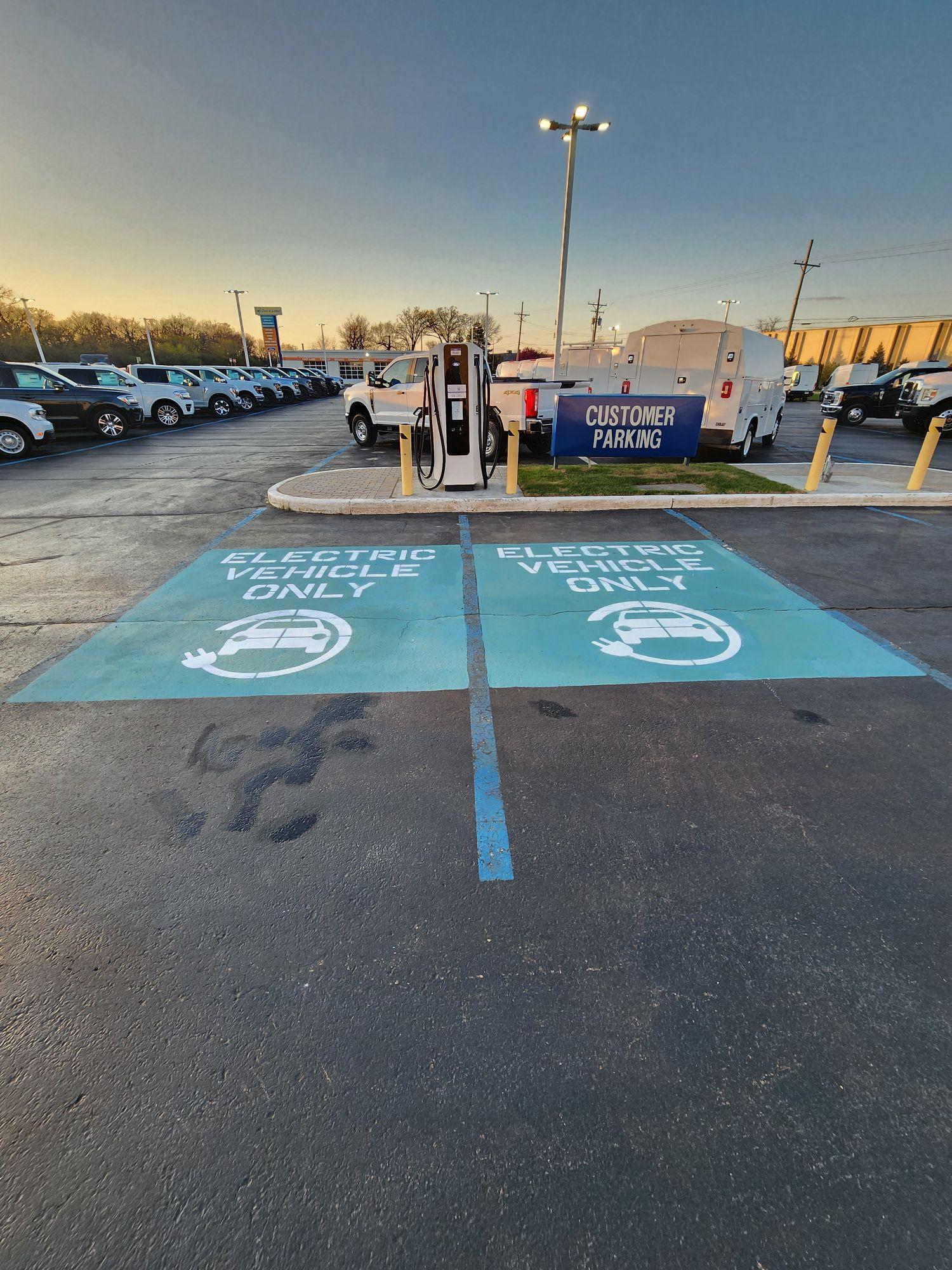 Victor Ford | Wauconda, IL | EV Station