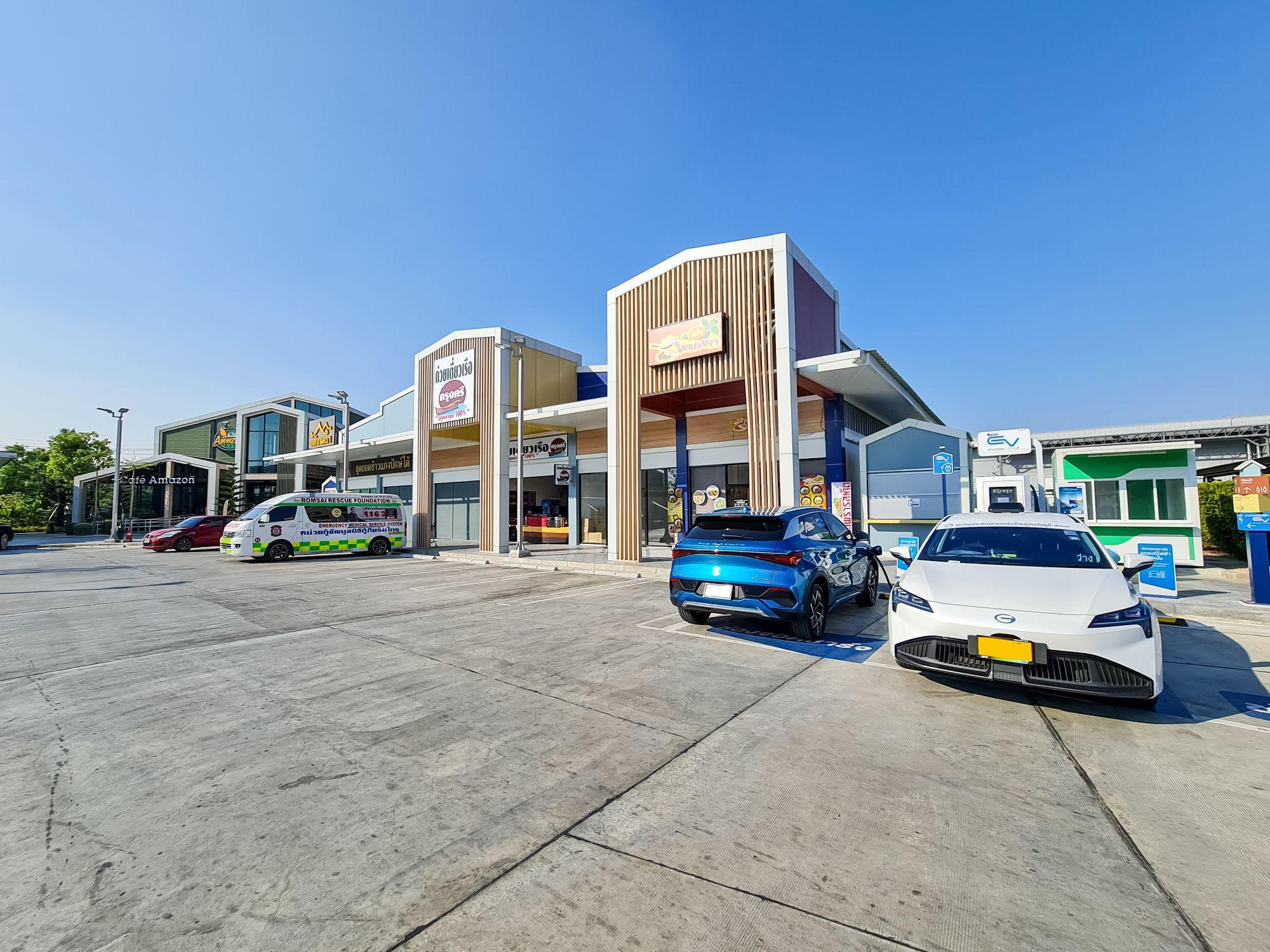 PTT Station Min Buri | 75/3 Suwinthawong Rd, Khwaeng Min Buri, Khet Min ...