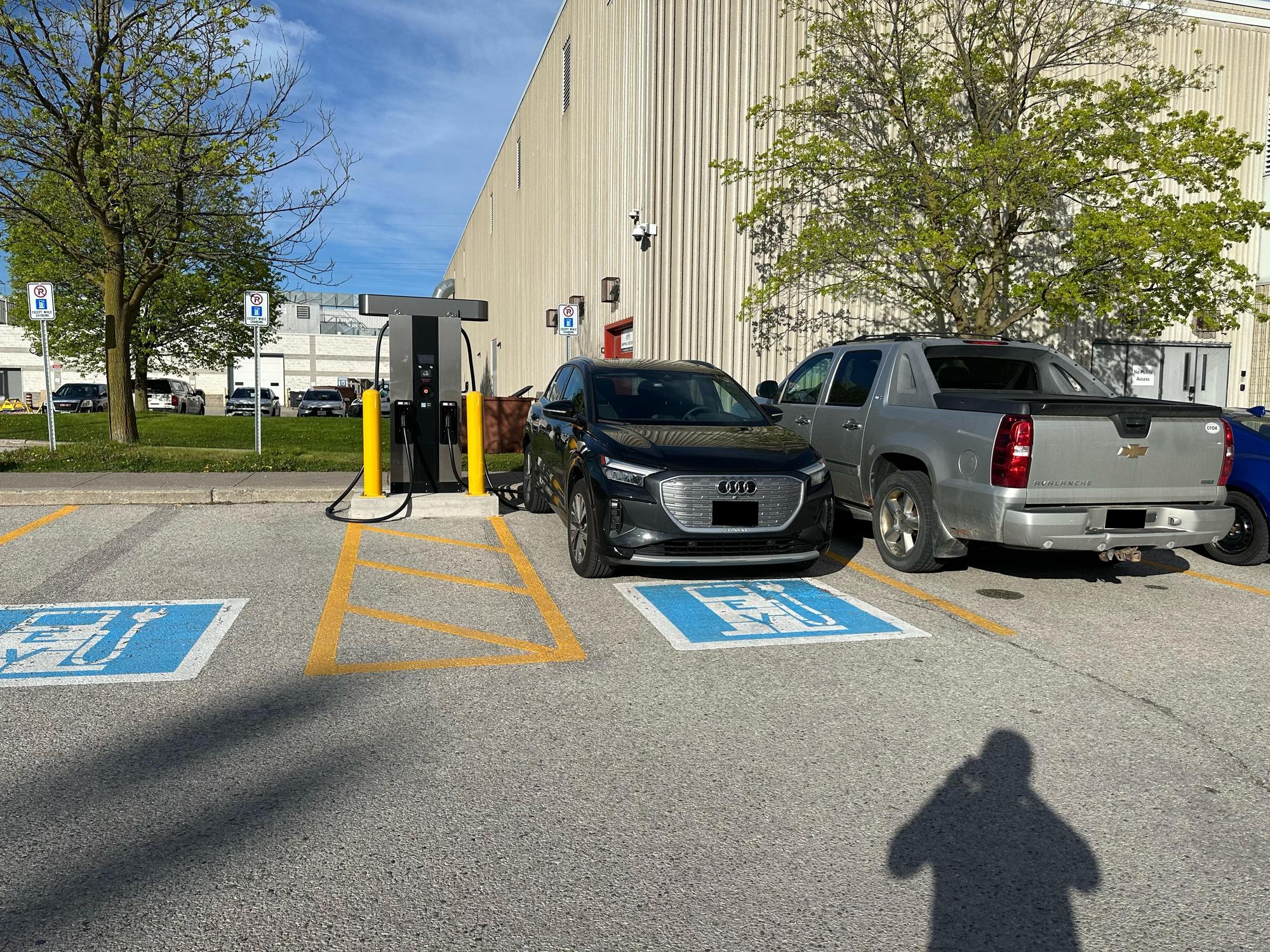 Chestnut Hill Developments Recreation Complex | Pickering, ON | EV Station