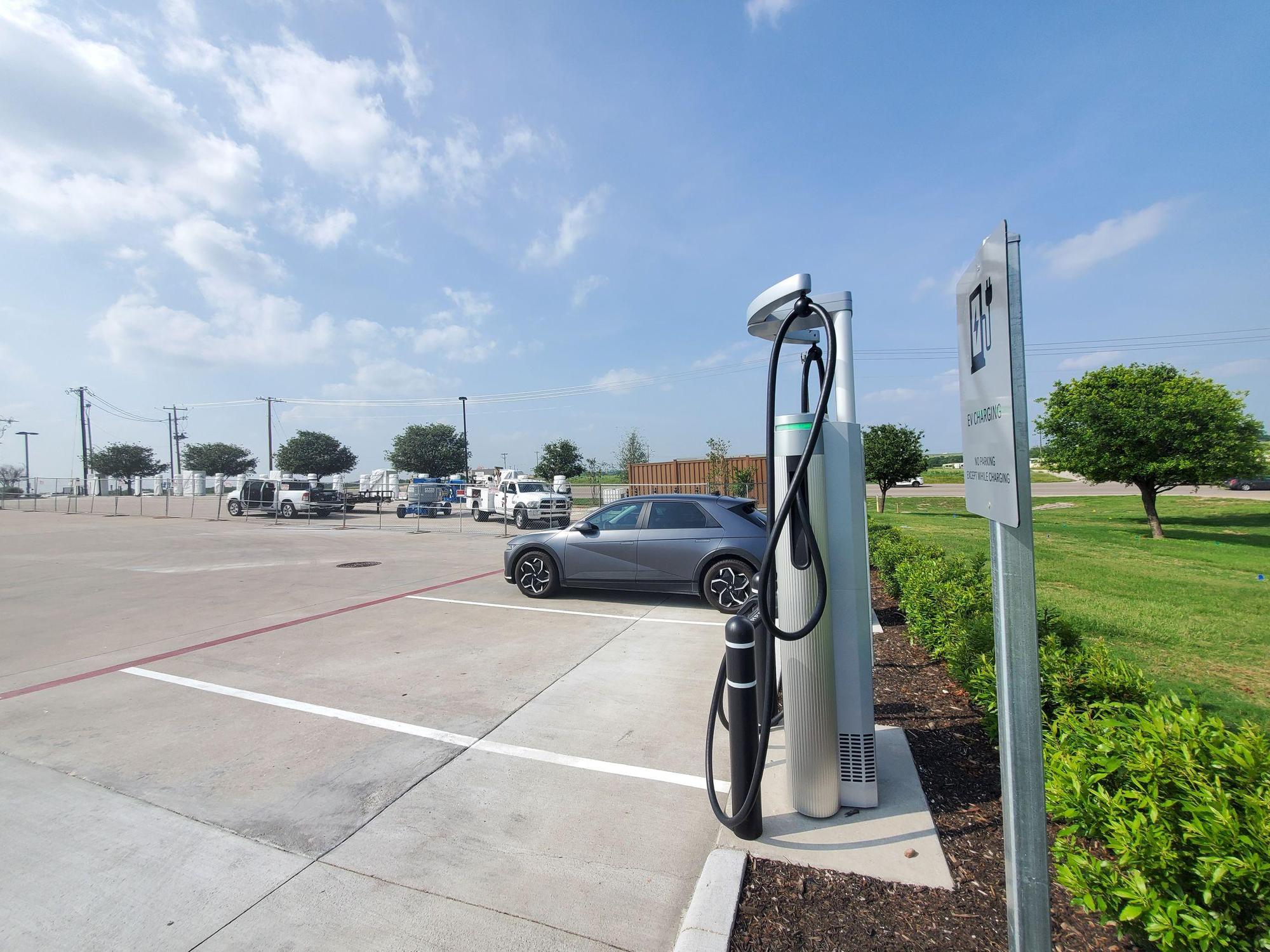 Buc-ee's Temple, TX | Mercedes-Benz High-Power Charging | Temple, TX ...
