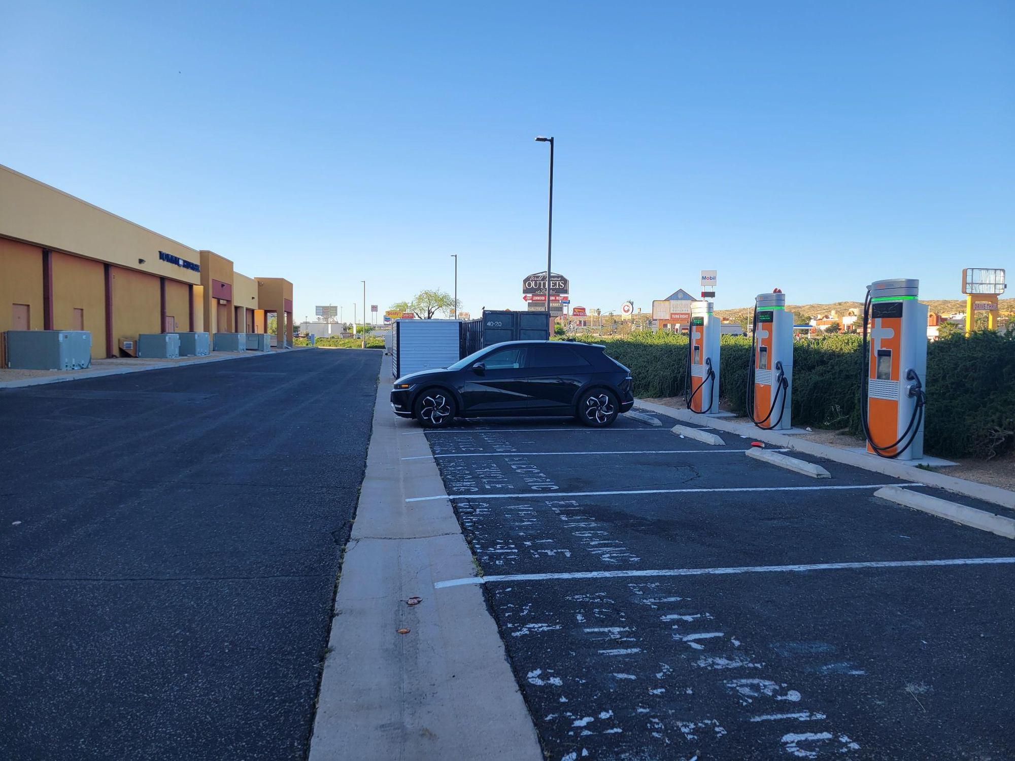 The Outlets at Barstow (1) | Barstow, CA | EV Station