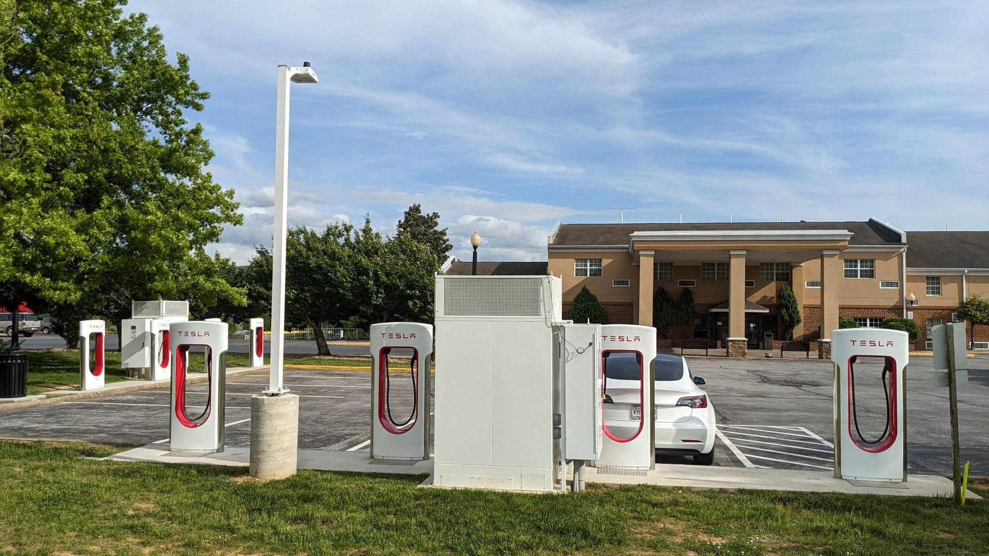 Comfort Inn & Suites Raphine Lexington | Raphine, VA | EV Station