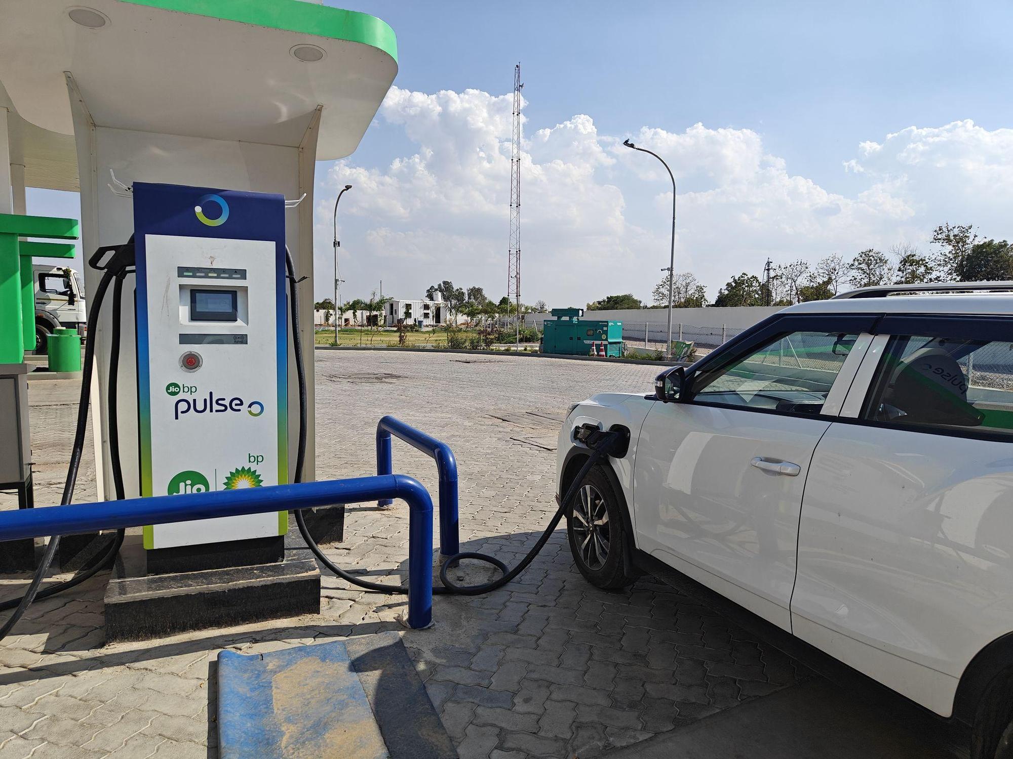 Jio BP Fuel station - Jio Pulse Charger | Jaipur, RJ | EV Station