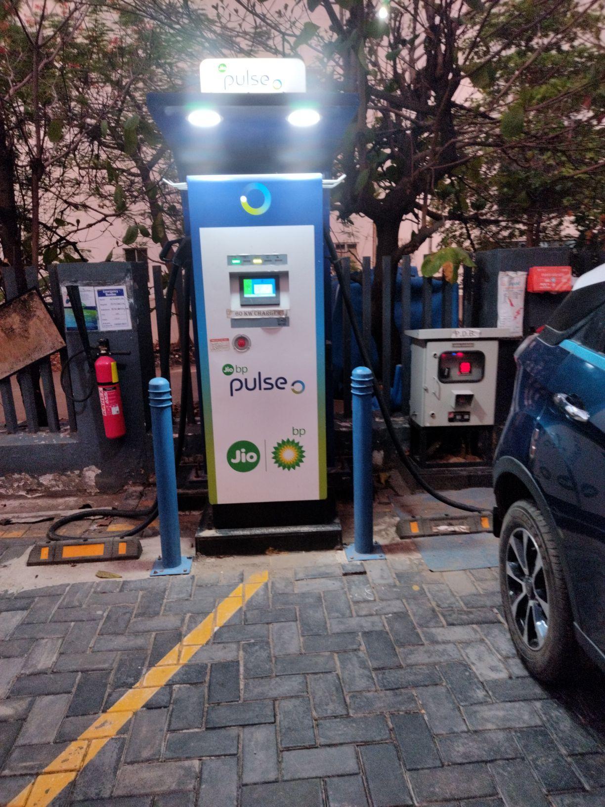 Jio-BP-Citroen B4S Motors, Hinjewadi | Pimpri-Chinchwad, MH | EV Station