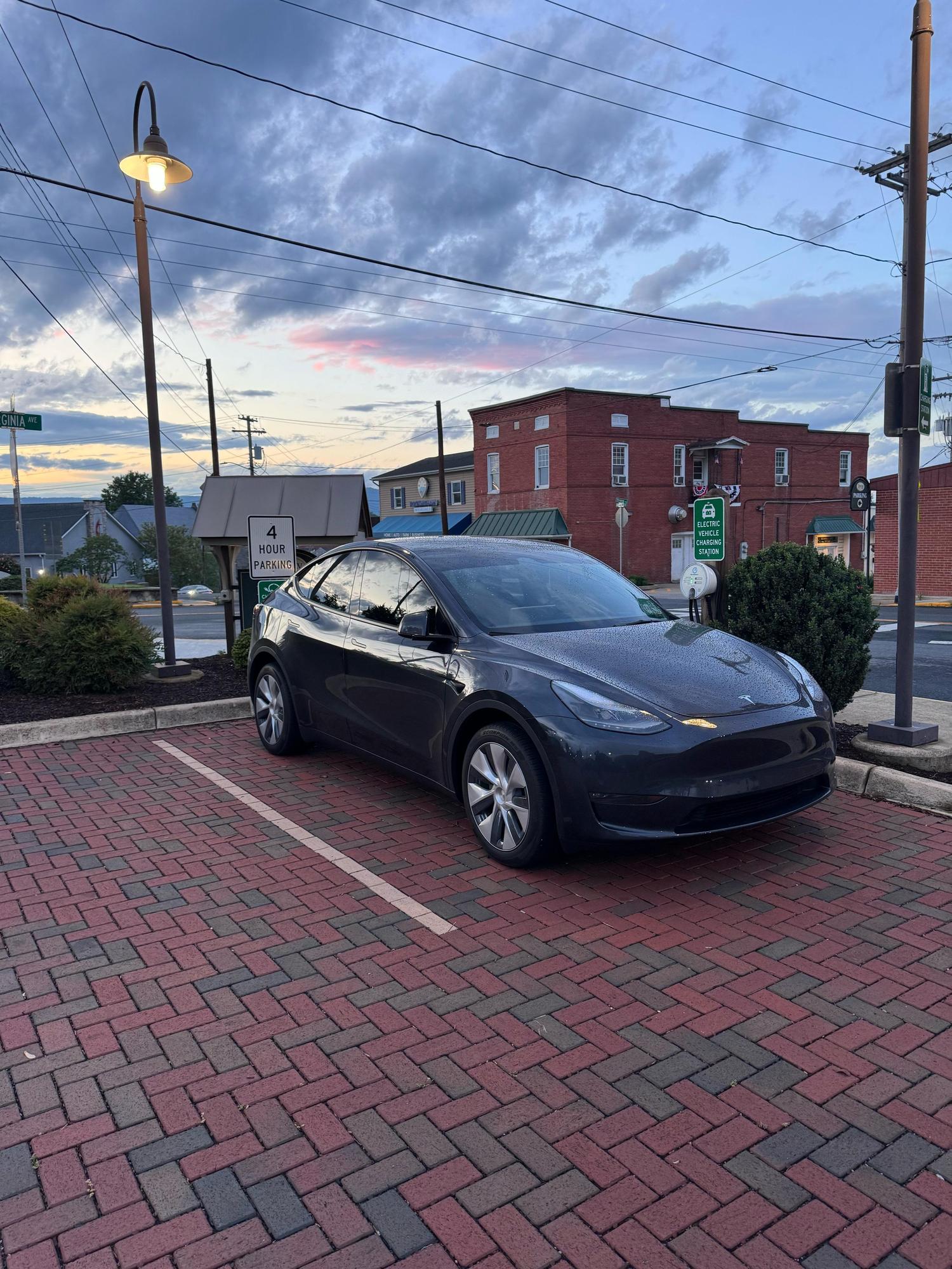 Luray Visitor Center & Chamber of Commerce | Luray, VA | EV Station
