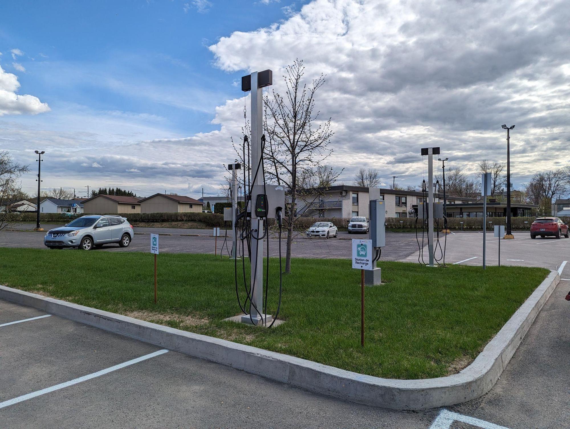 Stationnement Public | Sainte-Croix, QC | EV Station