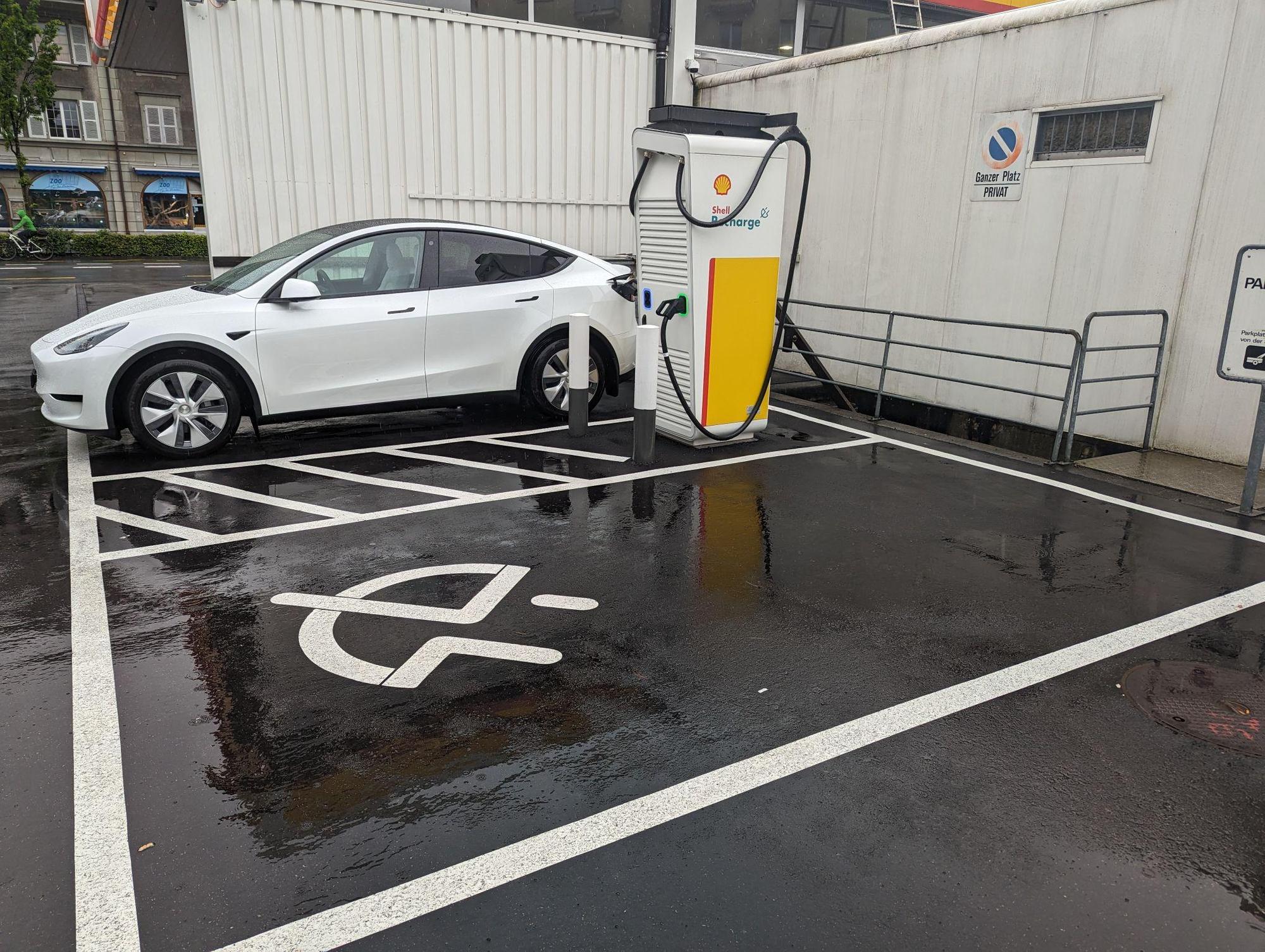 Shell Recharge | Thun, BE | EV Station
