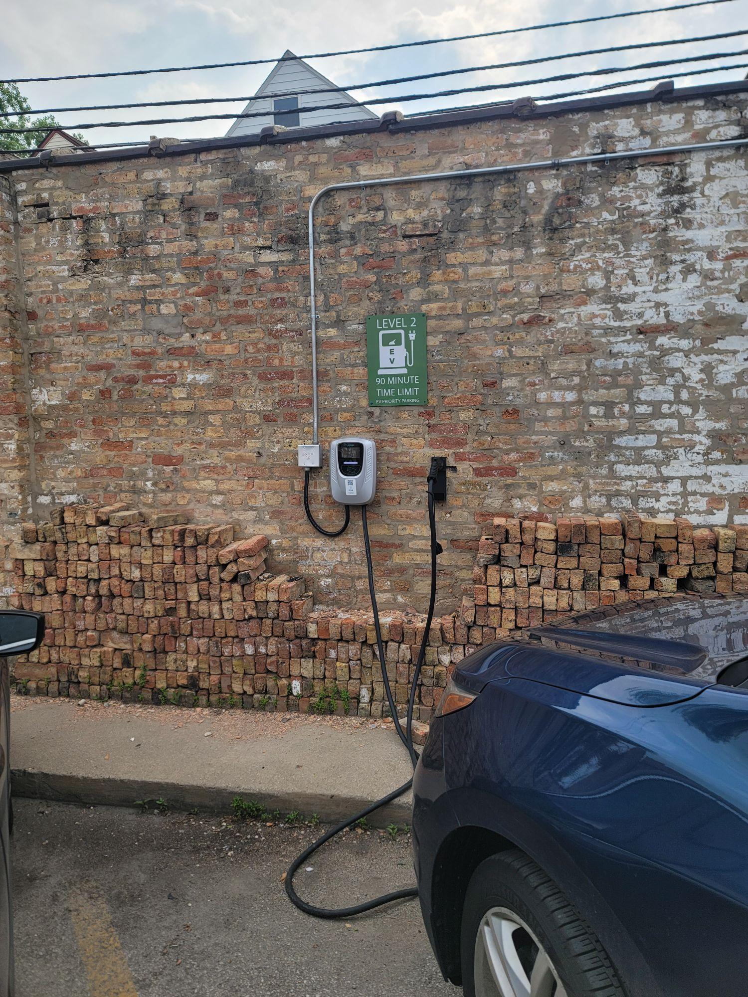 Cheetah Gym | Chicago, IL | EV Station