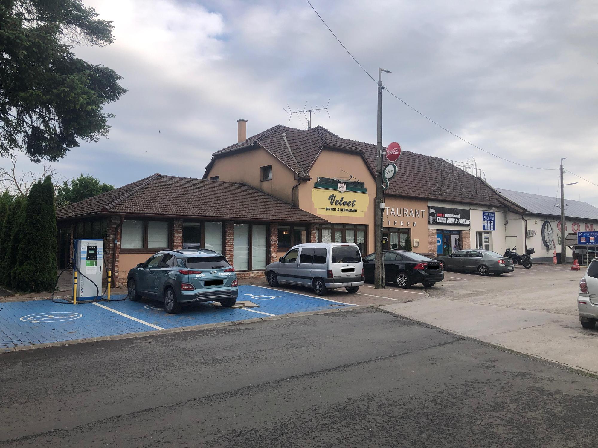 Velvet Restaurant - EV24 | Halmaj, Hrsz.:, 022/5., 3842 Hungary | EV ...