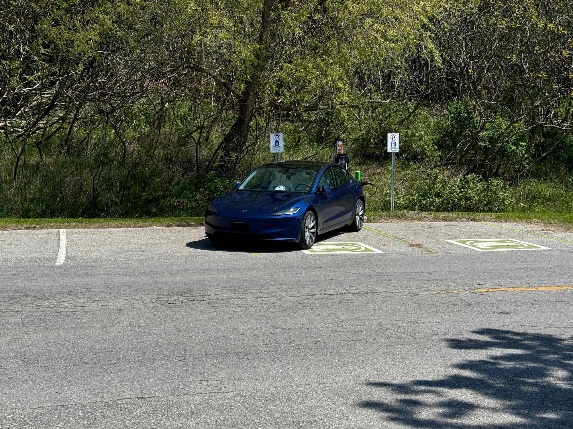 Rotary Cove Beach | Goderich, ON | EV Station