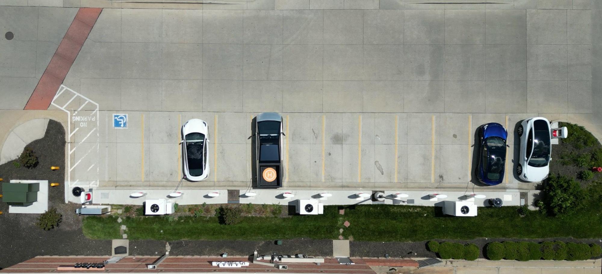 Hy-Vee Overland Park (2) | Overland Park, KS | EV Station