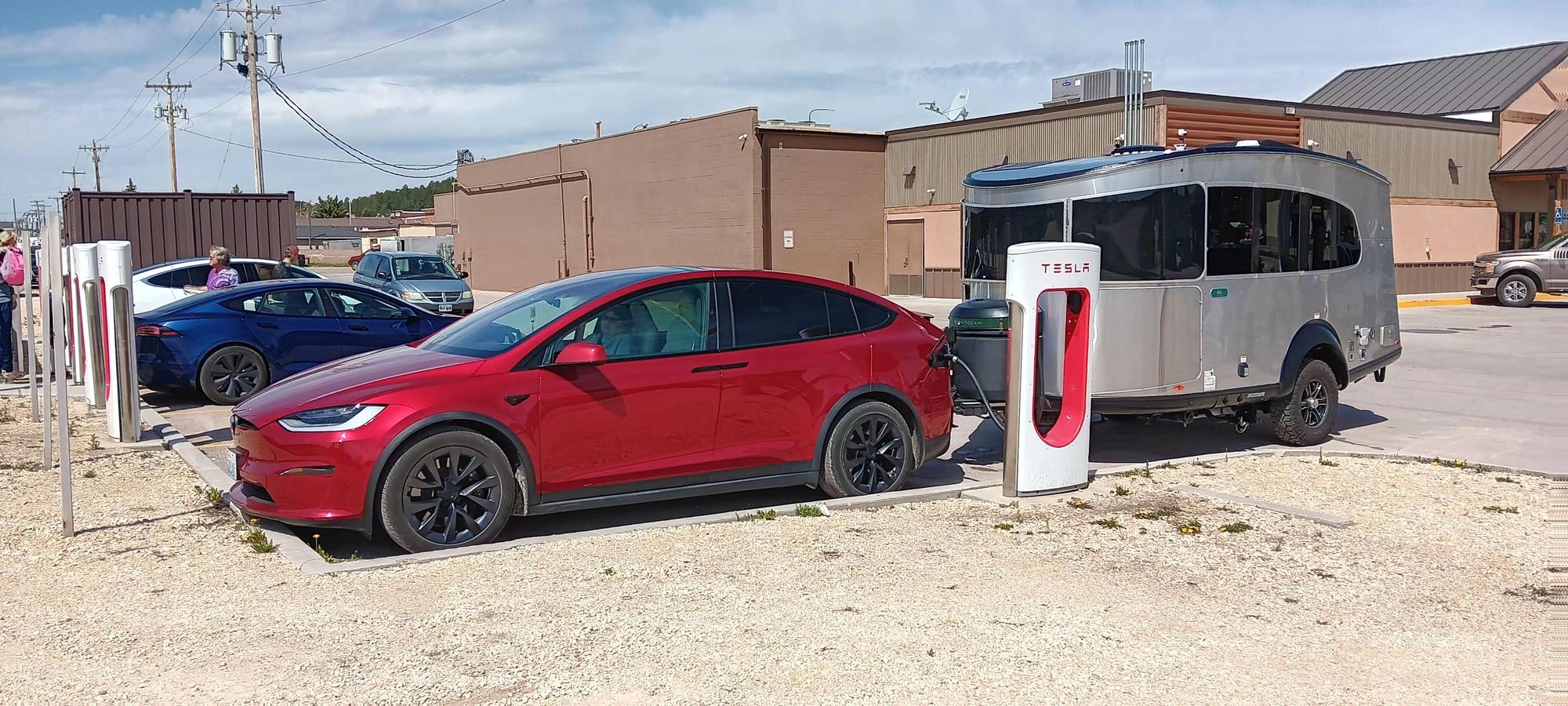 Lynn's Dakotamart | Custer, SD | EV Station