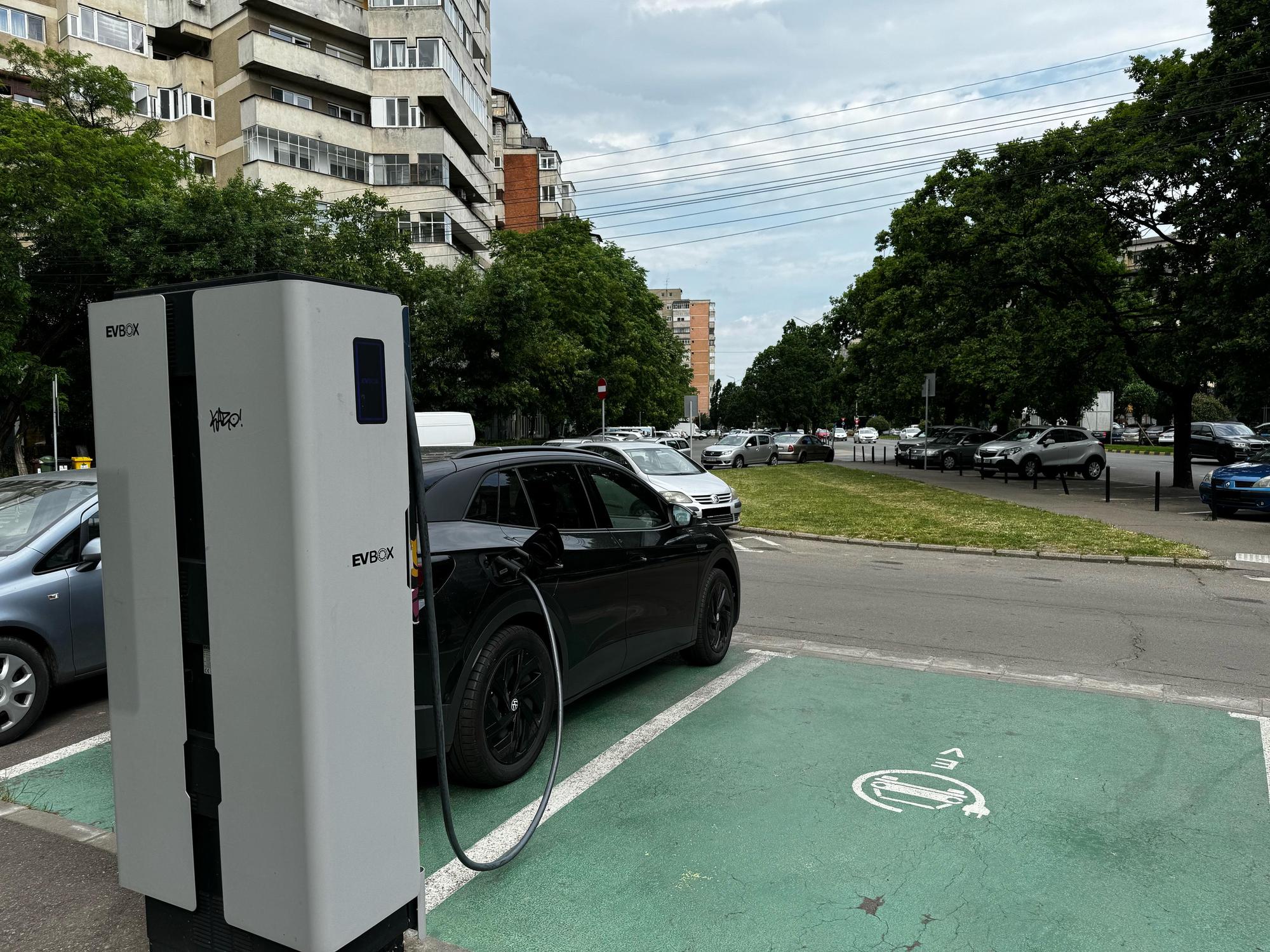 EVconnect - Oradea - Strada Costache Negruzzi 50 kW DC + 22 kW AC | Oradea, BH | EV Station