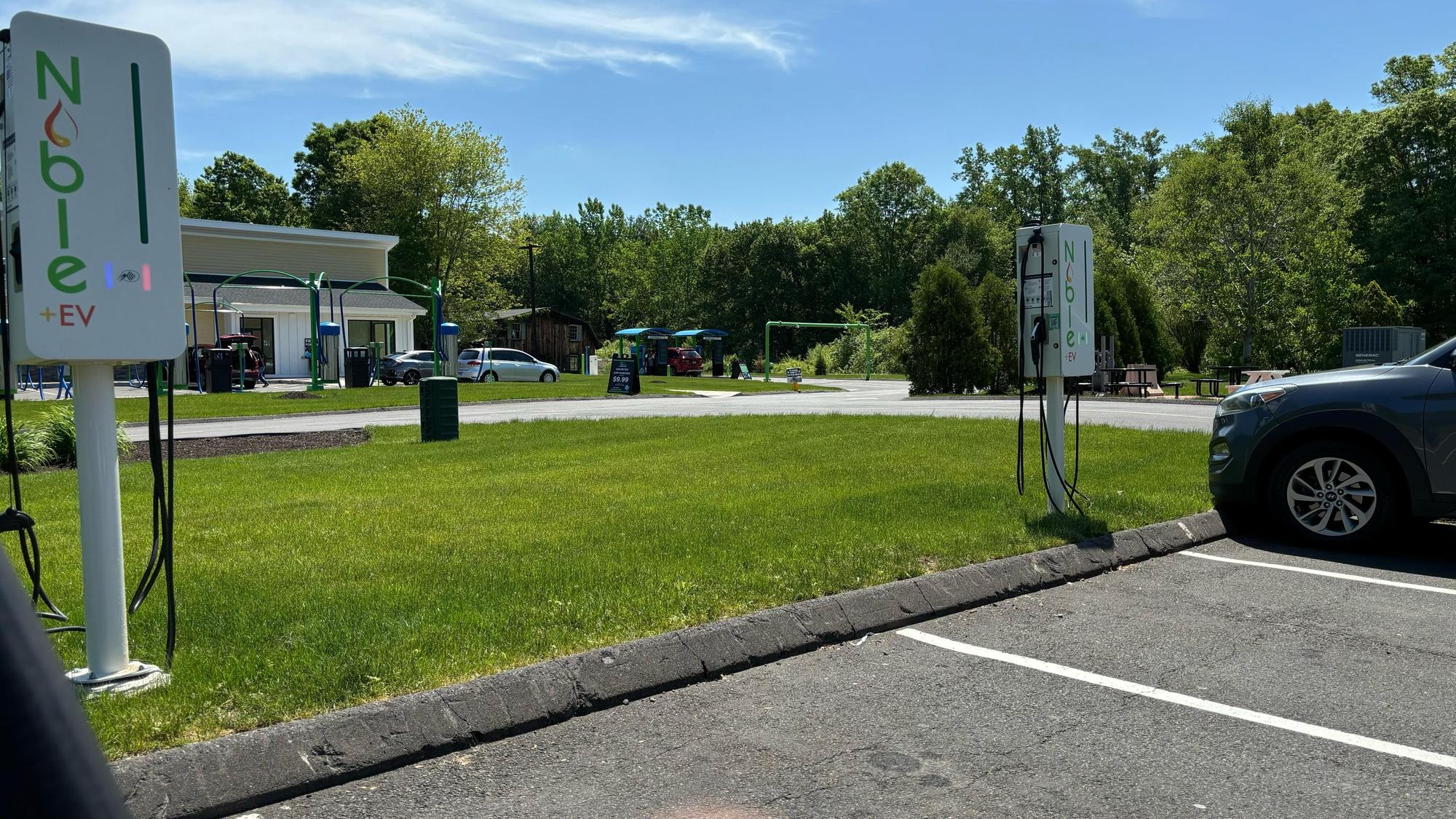 NOBLE Gas Station | East Windsor, CT | EV Station