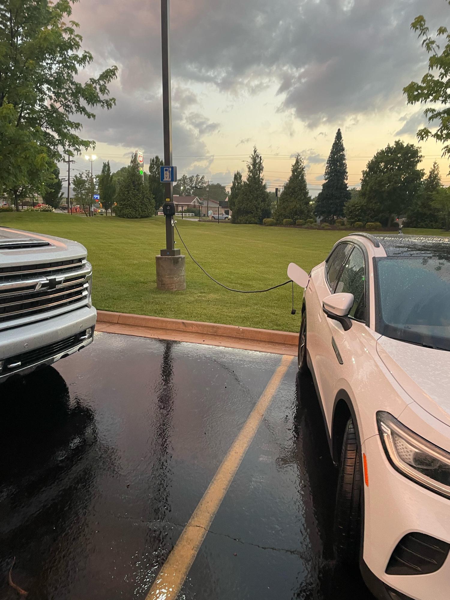 Oasis Hotel & Convention Center | Springfield, MO | EV Station